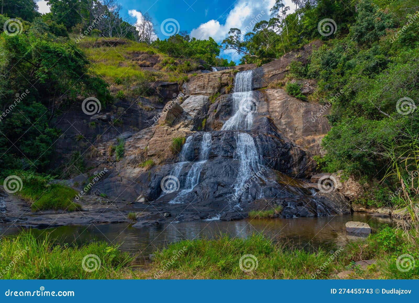 Diyaluma Falls Near Ella, Sri Lanka Stock Image - Image of water ...