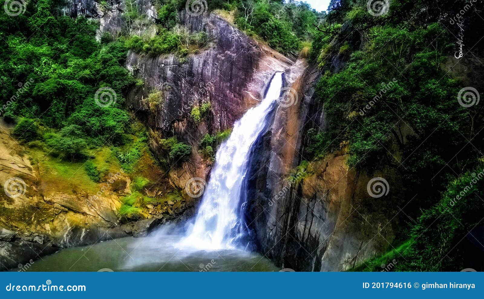 Diyaluma Water Fall -sri Lanka Stock Photo - Image of waterfall, lanka ...