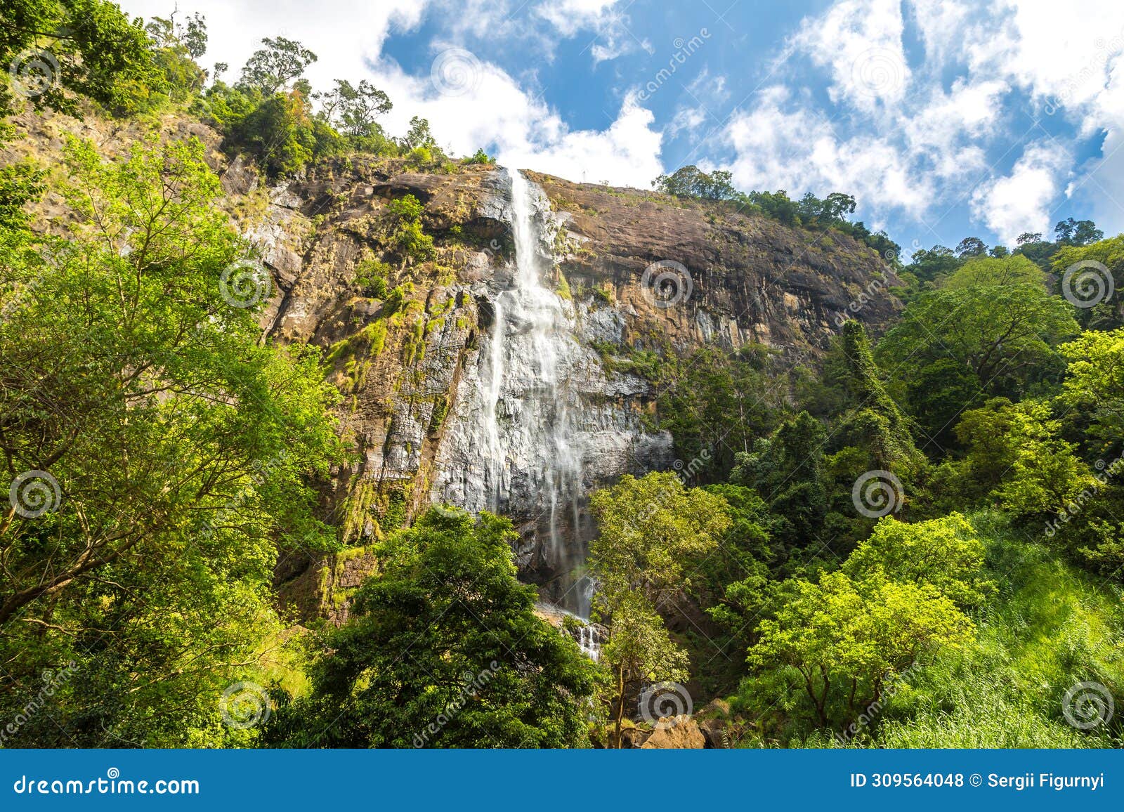 Diyaluma Waterfall in Sri Lanka Stock Photo - Image of nuwara, mountain ...