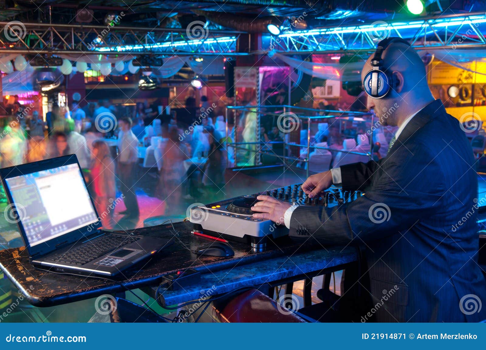 DJ Behind the Control Panel Stock Image - Image of crowd, notes: 21914871