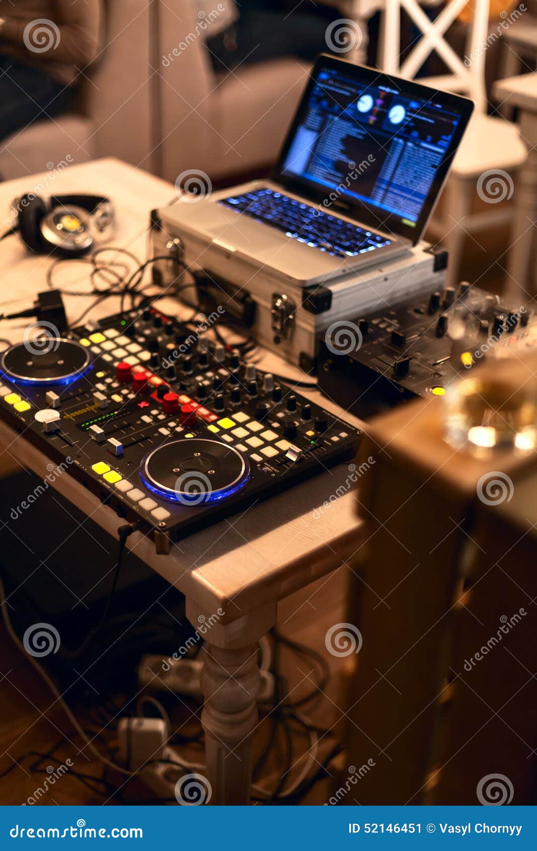 Dj dock station stock image. Image of music, club, ethnicity - 52146451
