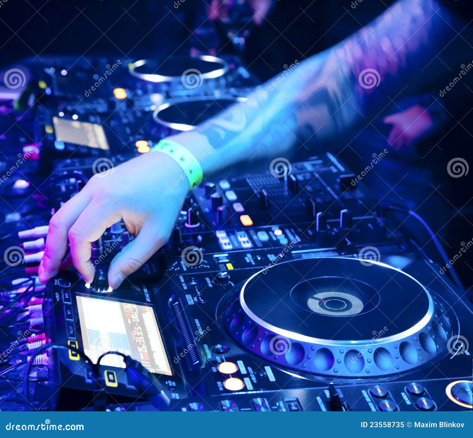 Dj mixes the track stock image. Image of nightlife, hands - 23558735