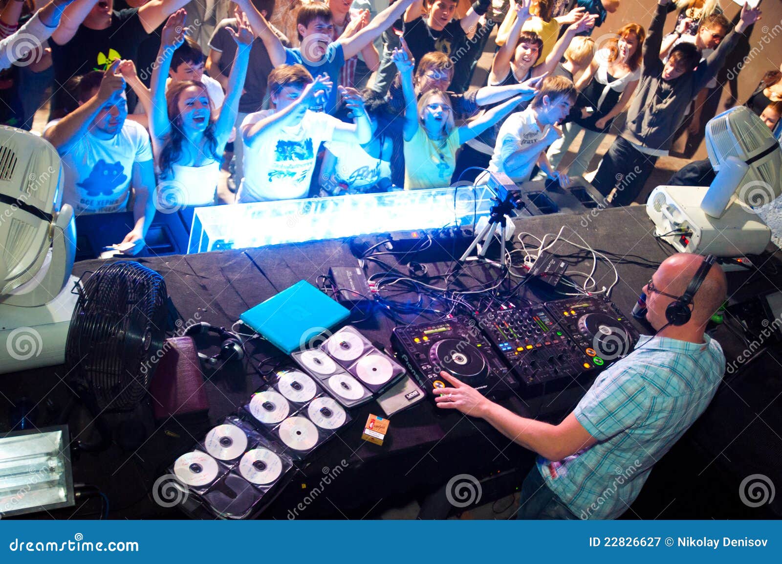 DJ playing editorial photography. Image of bass, event - 22826627