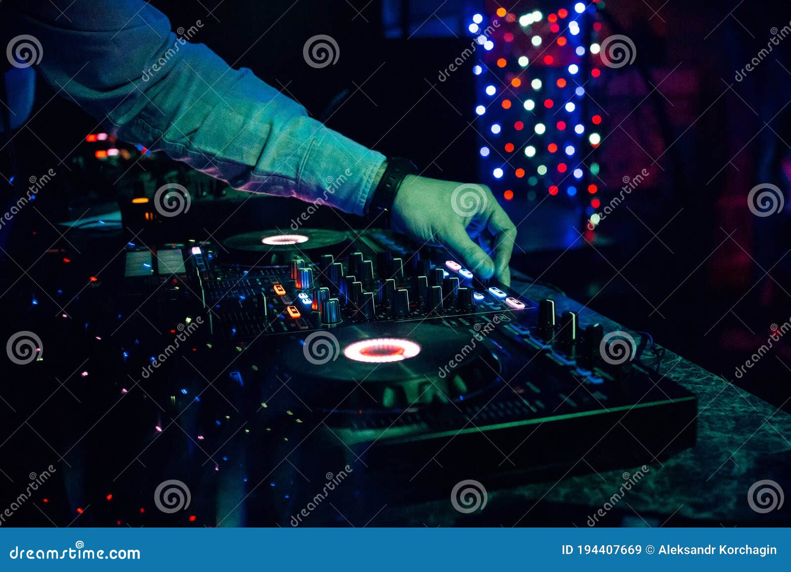 26,995 Electronic Party Stock Photos - Free & Royalty-Free Stock Photos ...