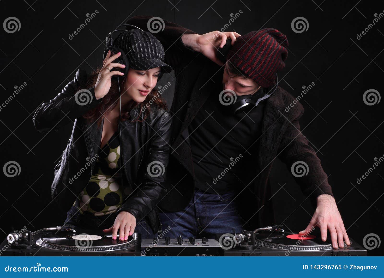 Dj Spinning the Decks at the Nightclub Stock Image - Image of fixture ...