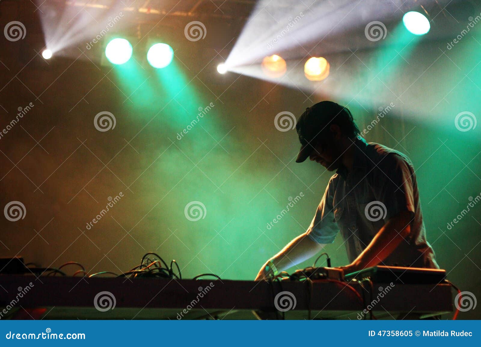 DJ on the stage editorial image. Image of nightclub, club - 47358605