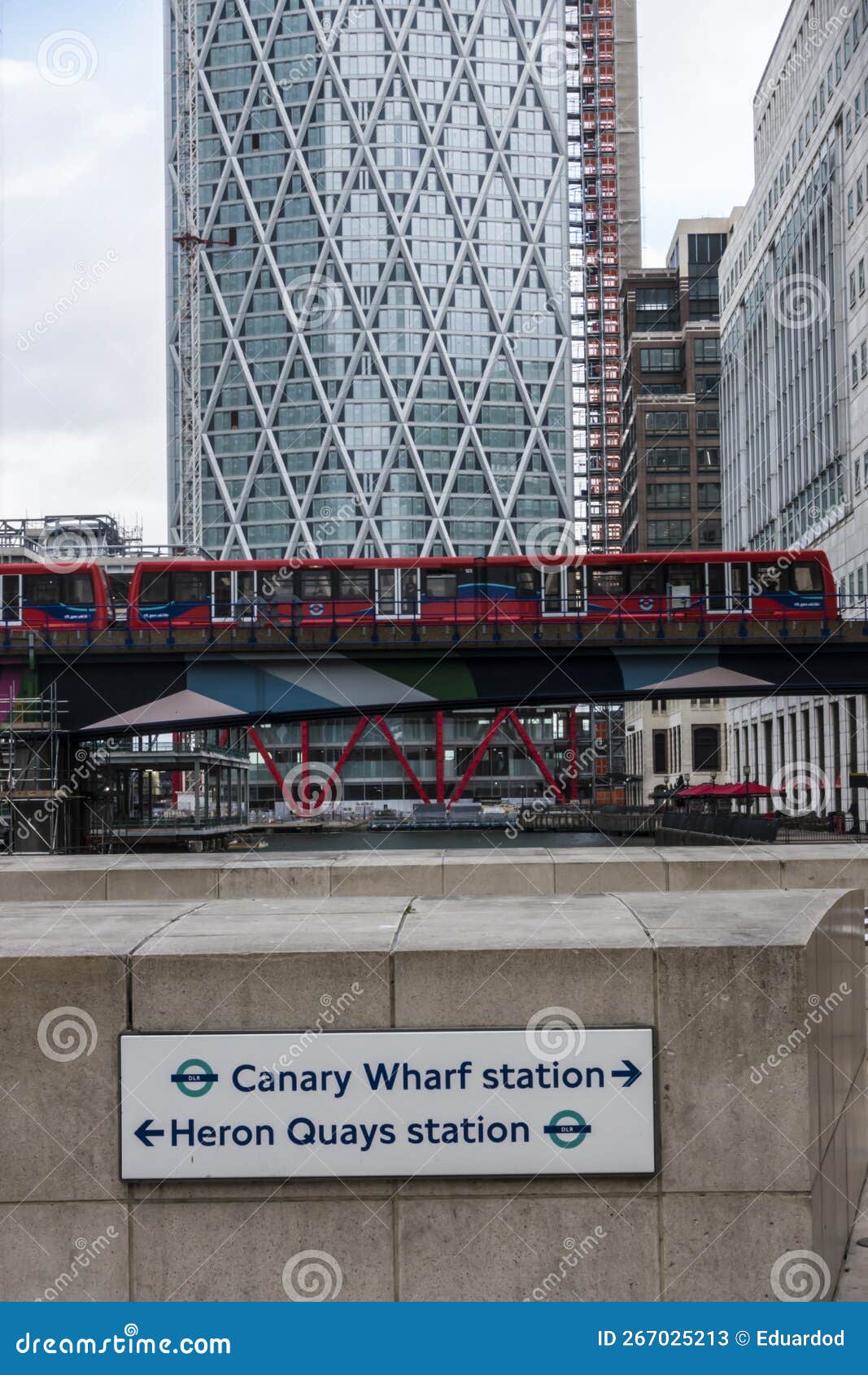 DLR Train, Canary Wharf, London Editorial Stock Photo - Image of ... DLR Train, Canary Wharf, London Editorial Stock Photo - Image of ...