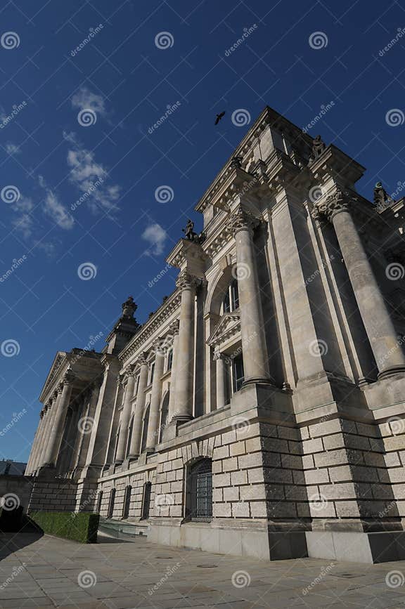 DM deutschen volke stockfoto. Bild von gebäude, berlin - 20260038