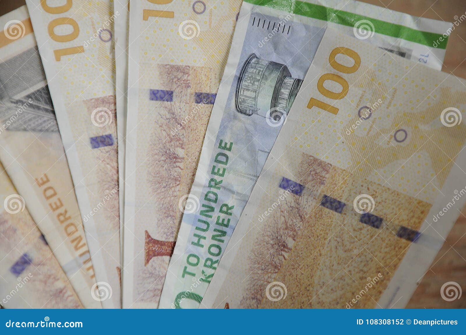 DNISH-VALUTA I KRONER OCH MYNT Redaktionell Arkivbild - Bild av ekonomi ...