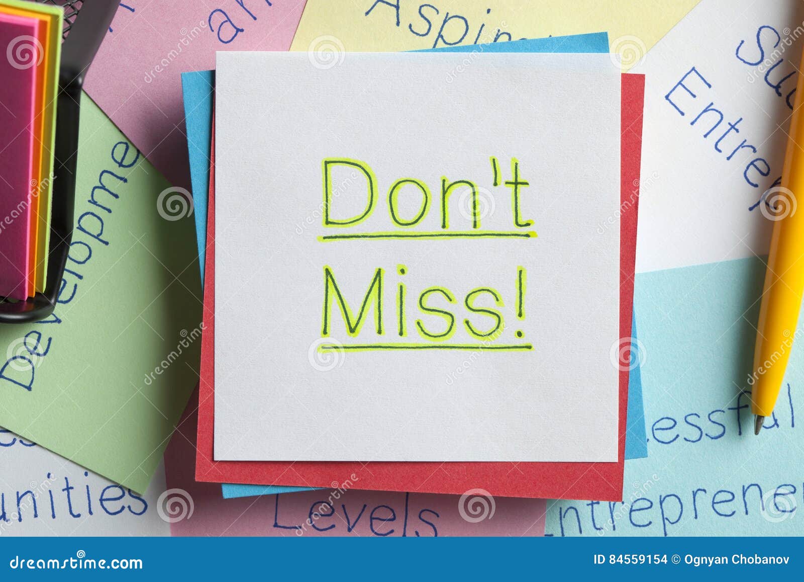 Do Not Miss Written on a Note Stock Photo - Image of note, beautiful ...