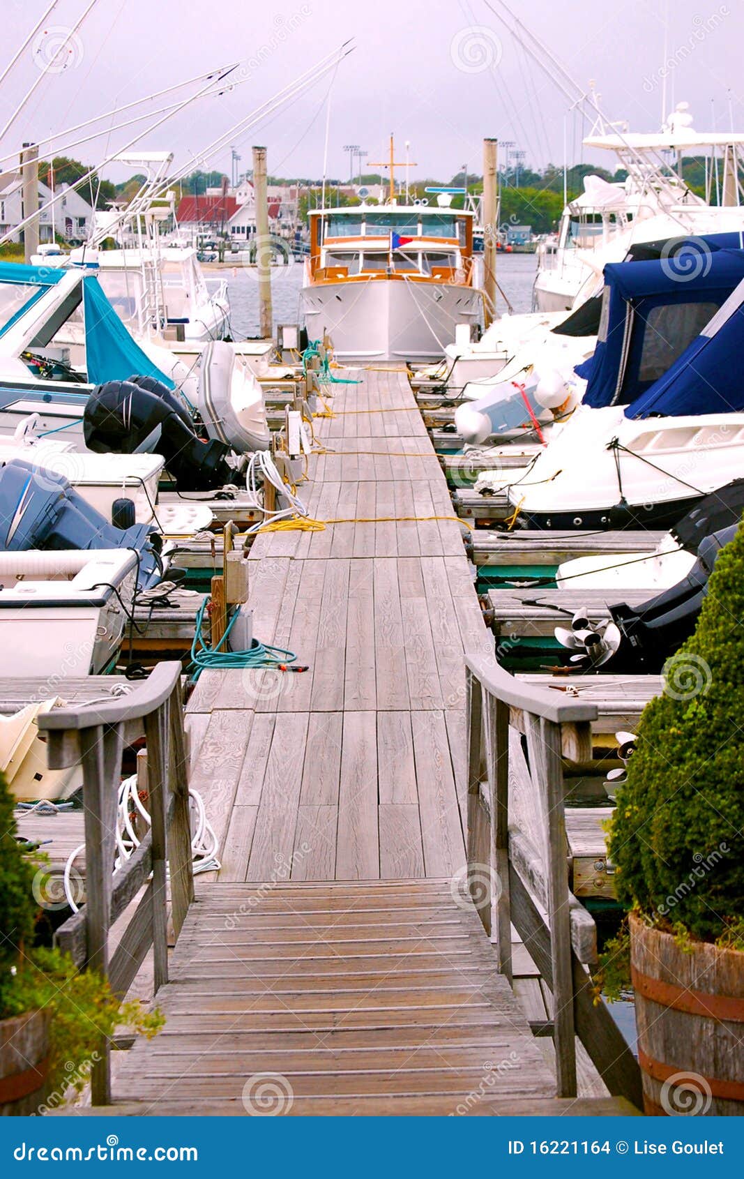 Doca do porto foto de stock. Imagem de barco, marinho - 16221164