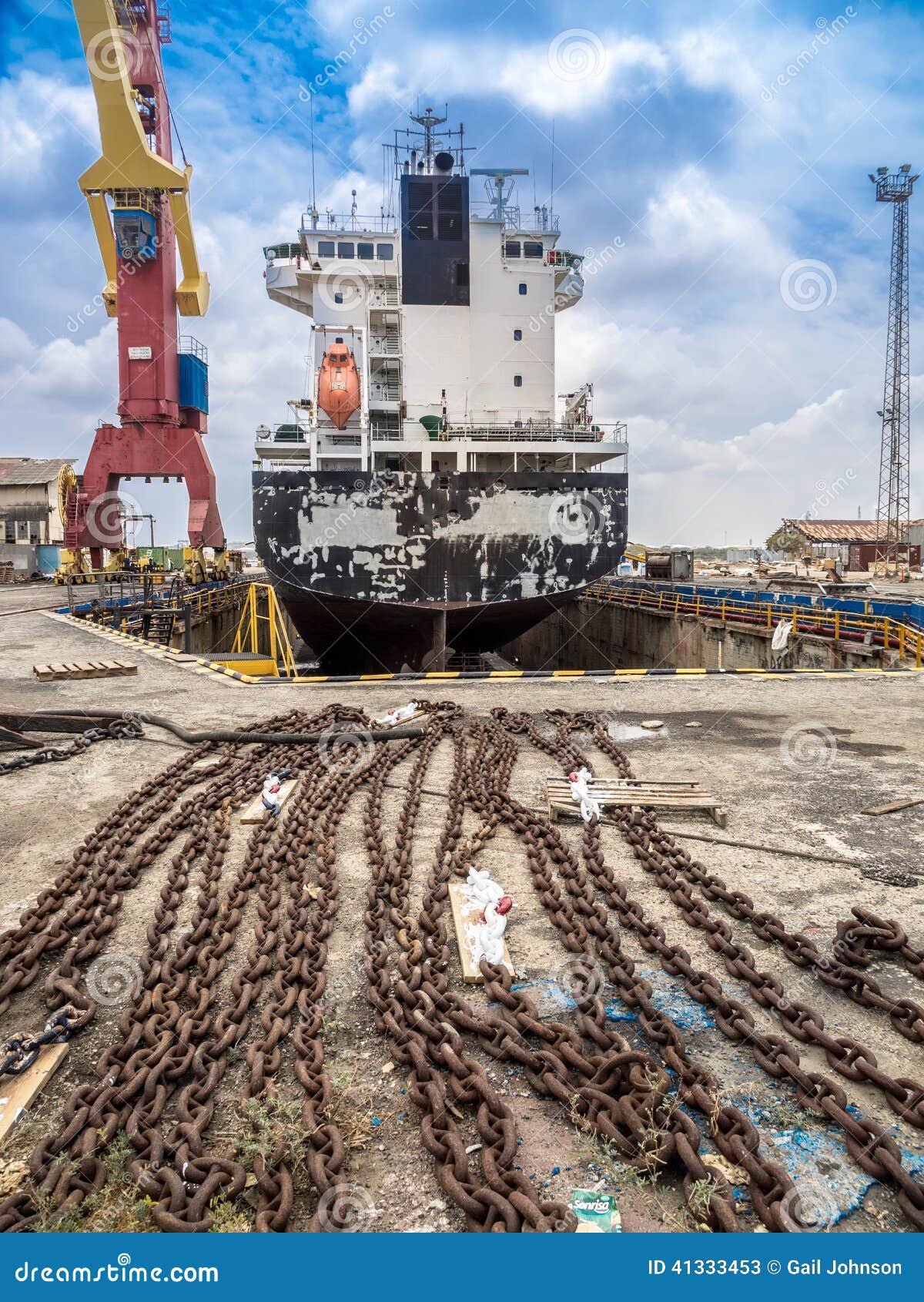 Doca Seca - Barco E Correntes Imagem de Stock - Imagem de barco, velho ...