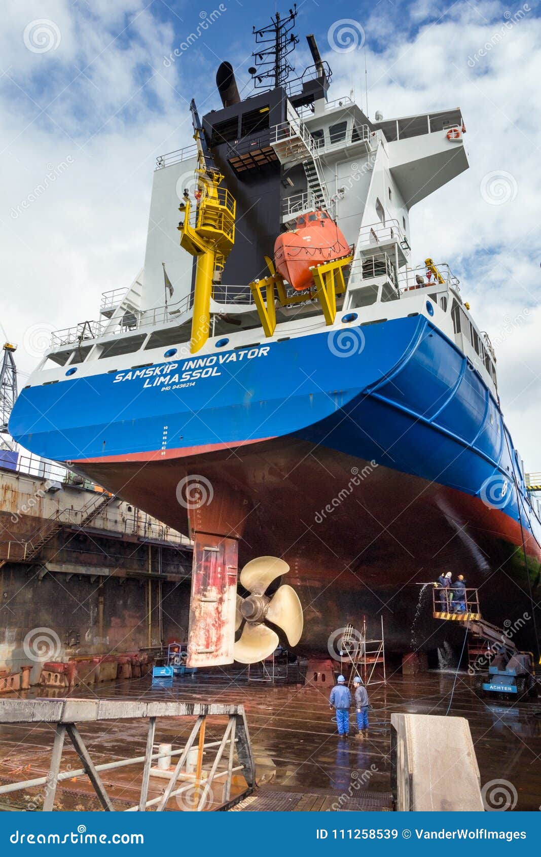 Doca Seca Do Reparo Do Navio Do Trabalho Imagem de Stock Editorial ...