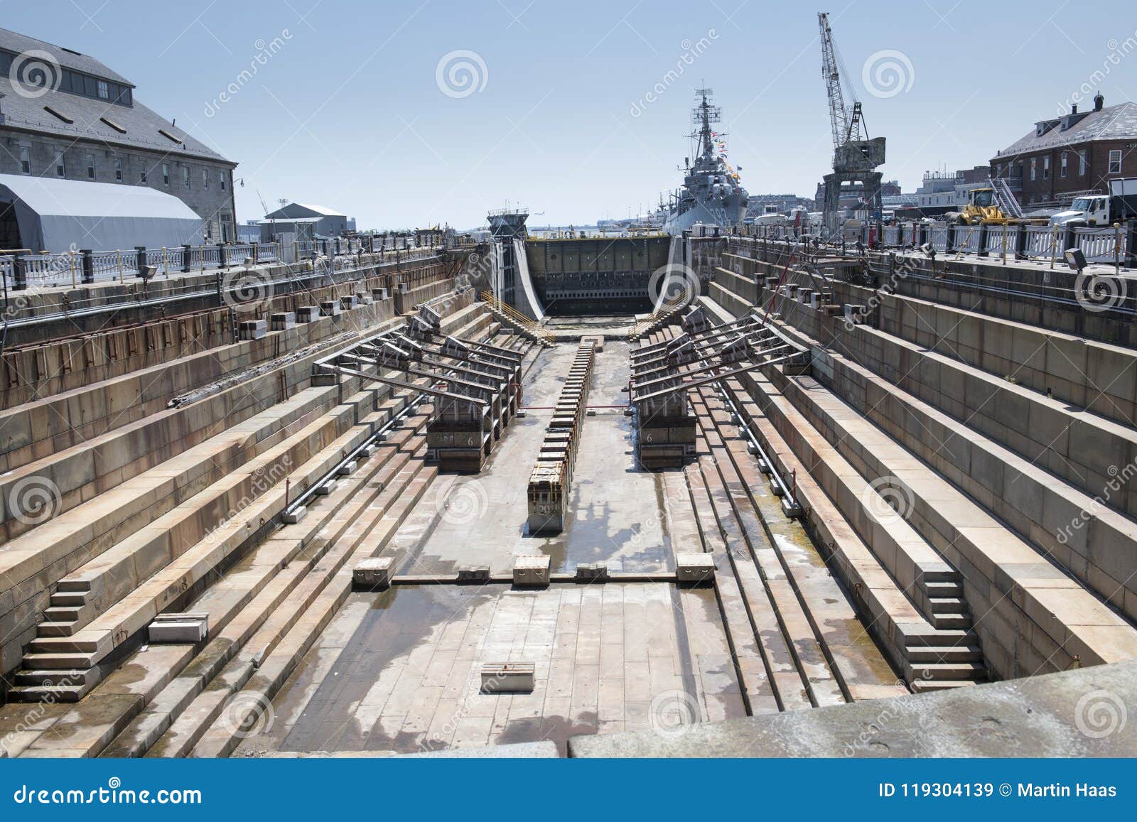 Doca Seca Para Construir Grandes Navios Imagem de Stock - Imagem de ...