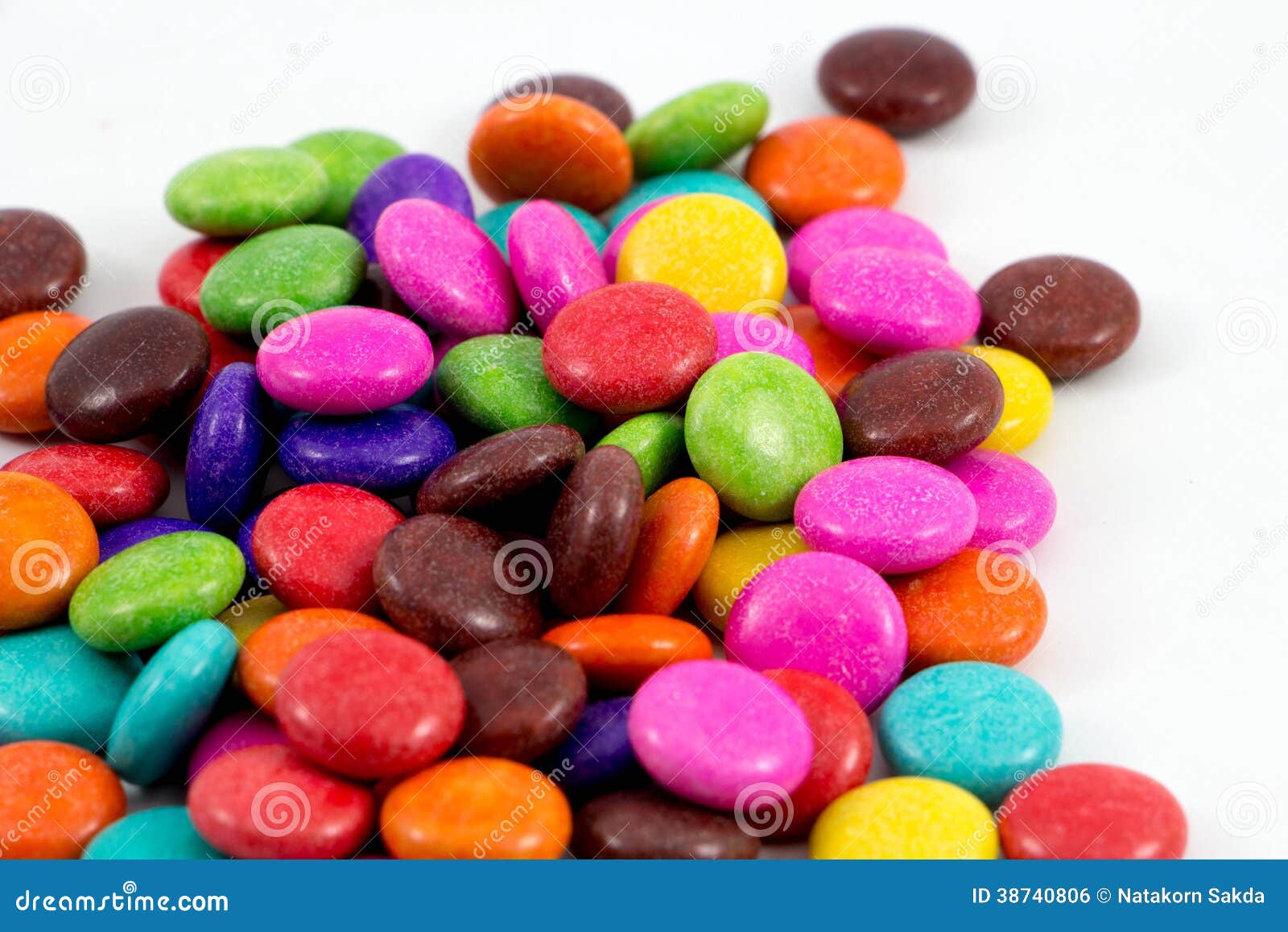 Doces De Chocolate Coloridos Foto de Stock - Imagem de dieta, crocante ...