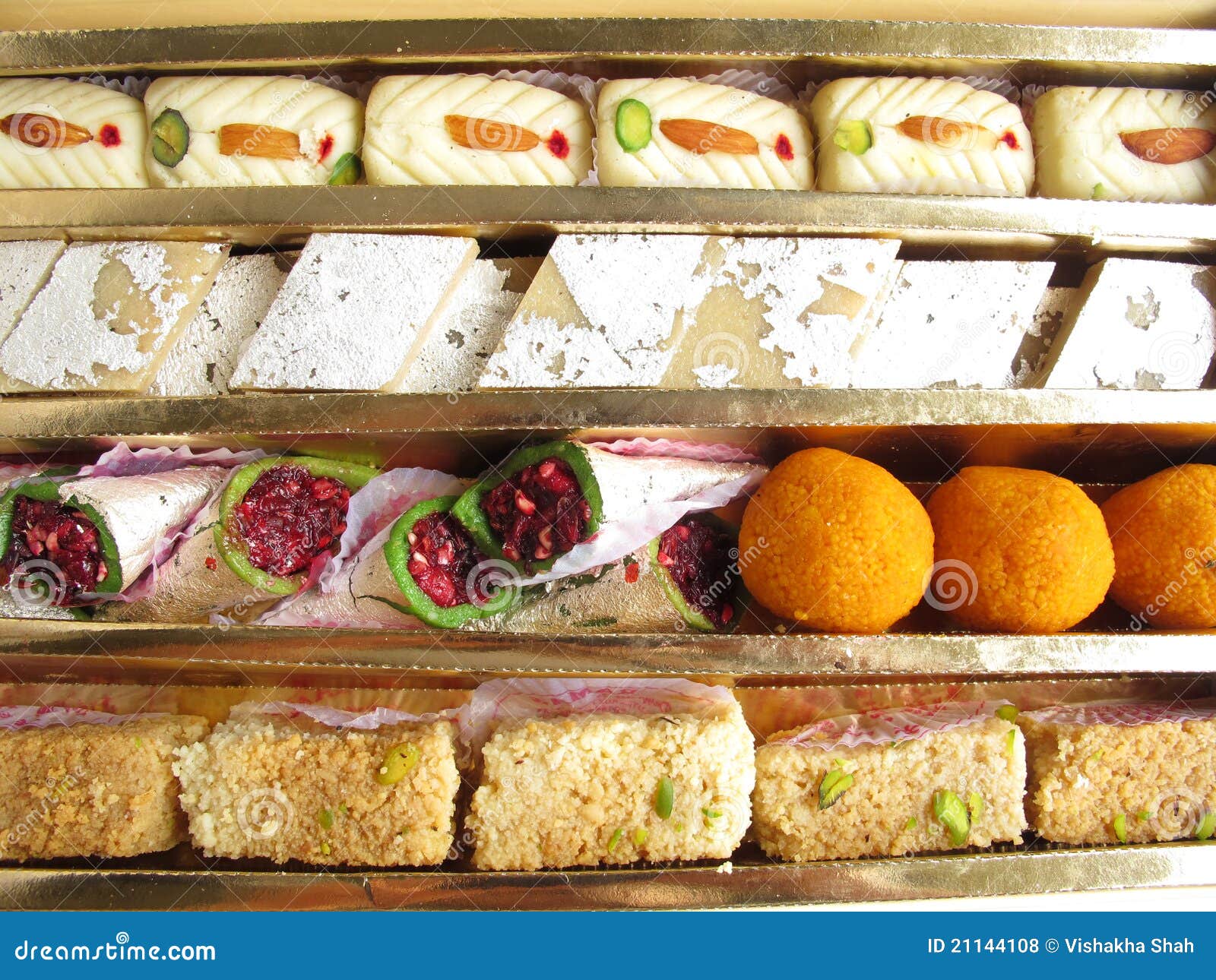 Doces indianos foto de stock. Imagem de caju, seco, festival - 21144108