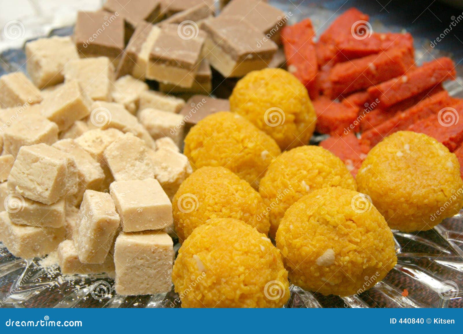 Doces indianos foto de stock. Imagem de doce, marrom, placa - 440840