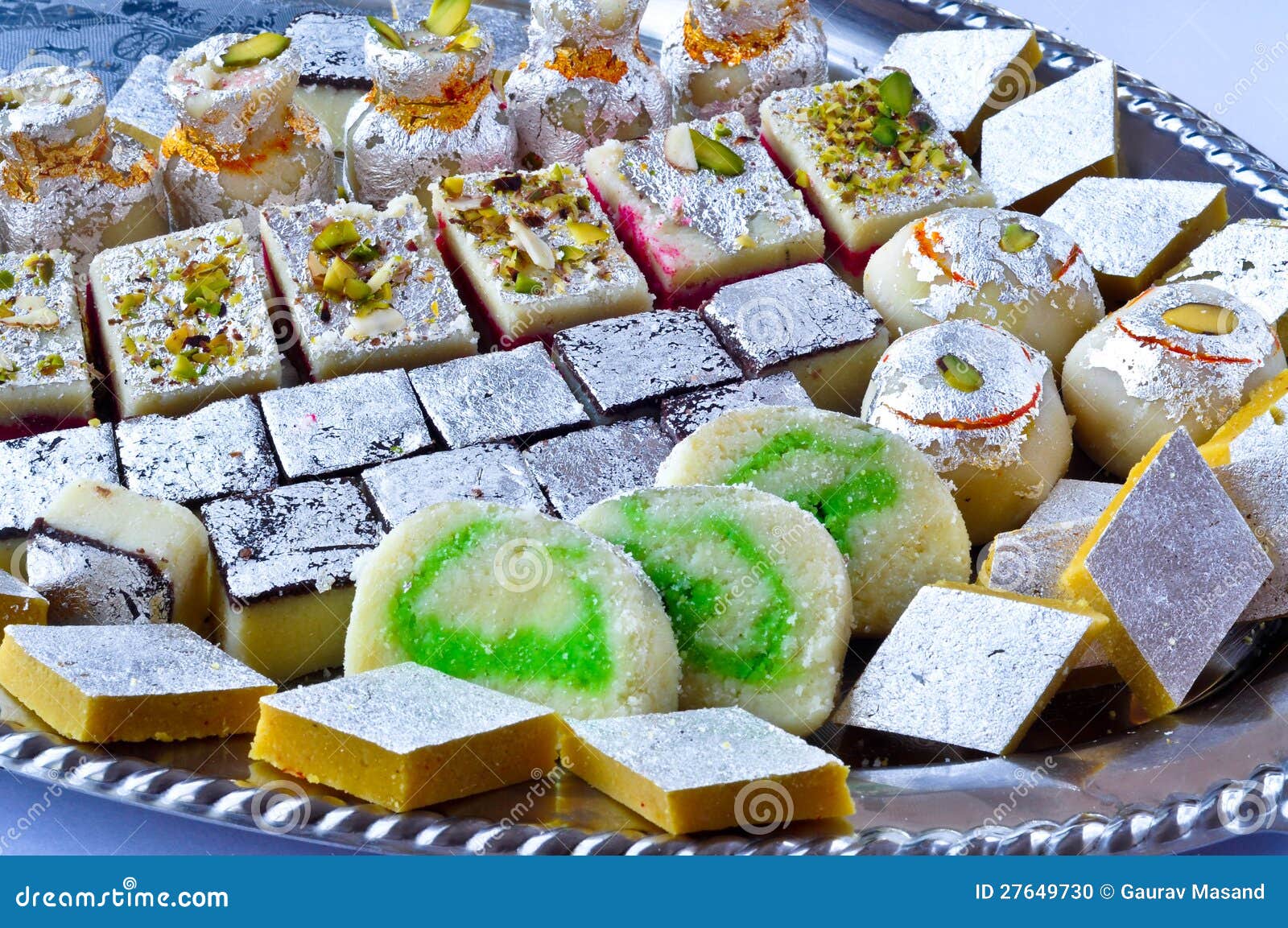Doces indianos - Mithai foto de stock. Imagem de felicidade - 27649730