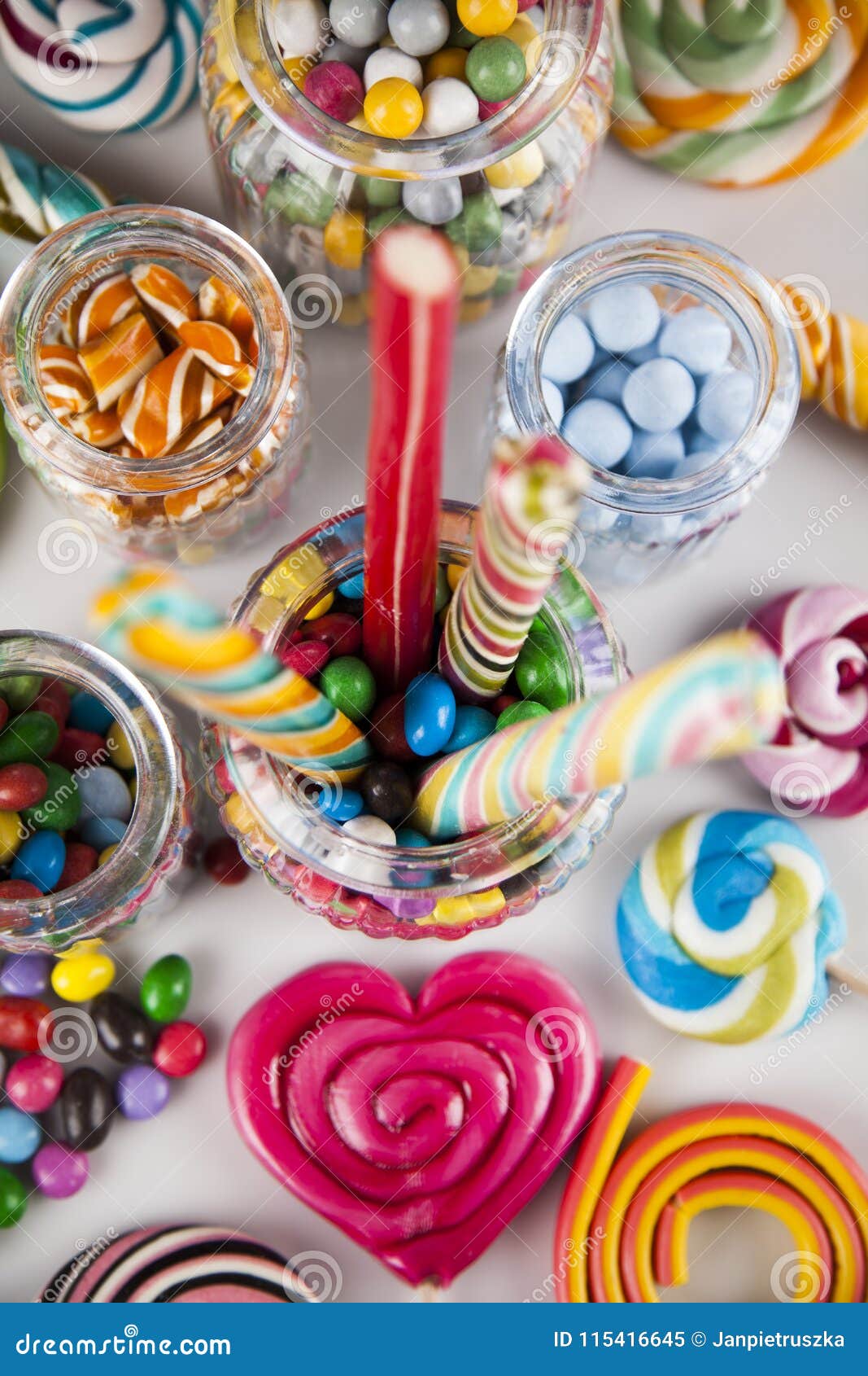 Doces, Pirulitos E Doces Coloridos Misturados Imagem de Stock - Imagem ...