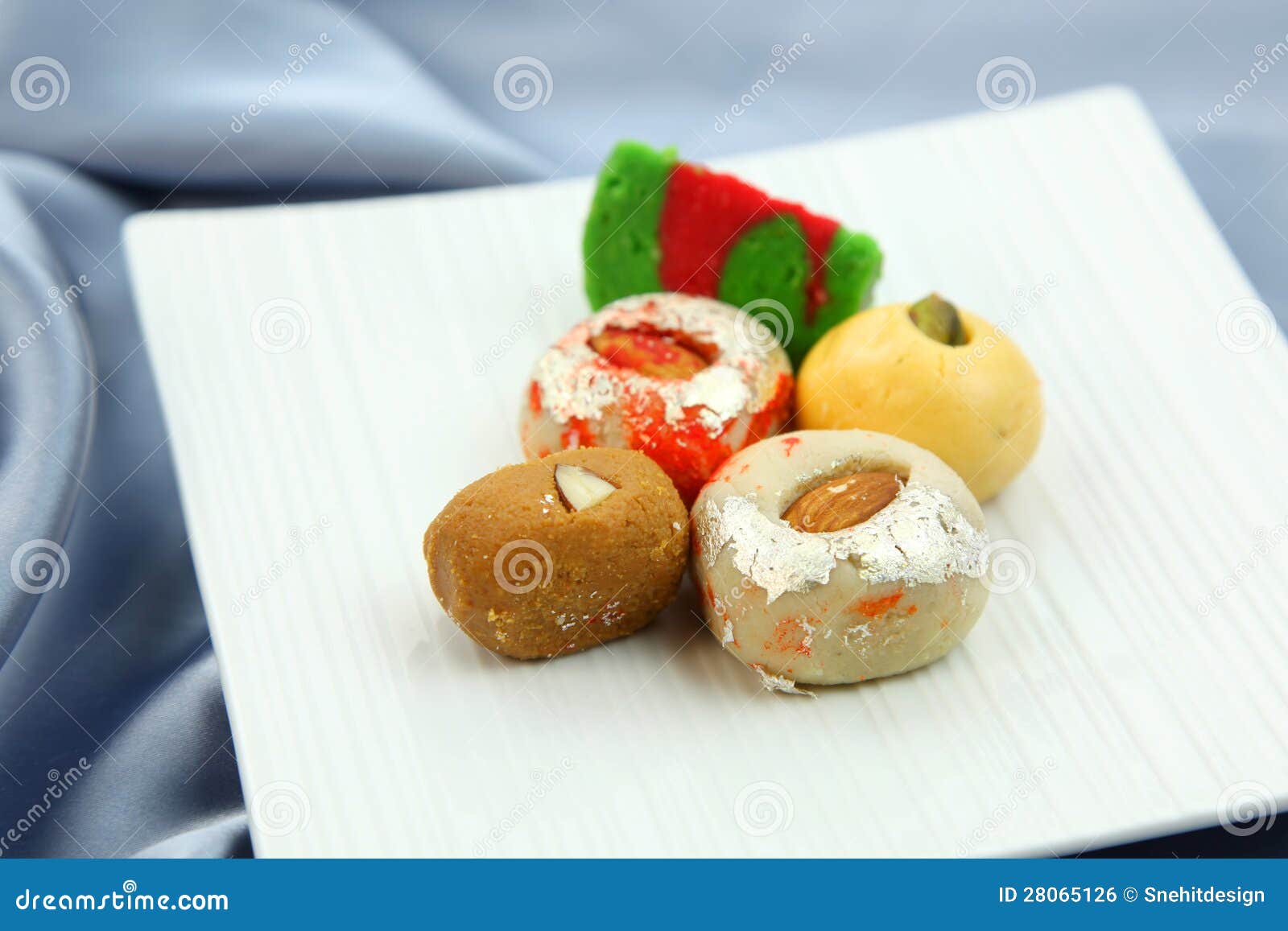 Doces suculentos de India foto de stock. Imagem de cozinhado - 28065126