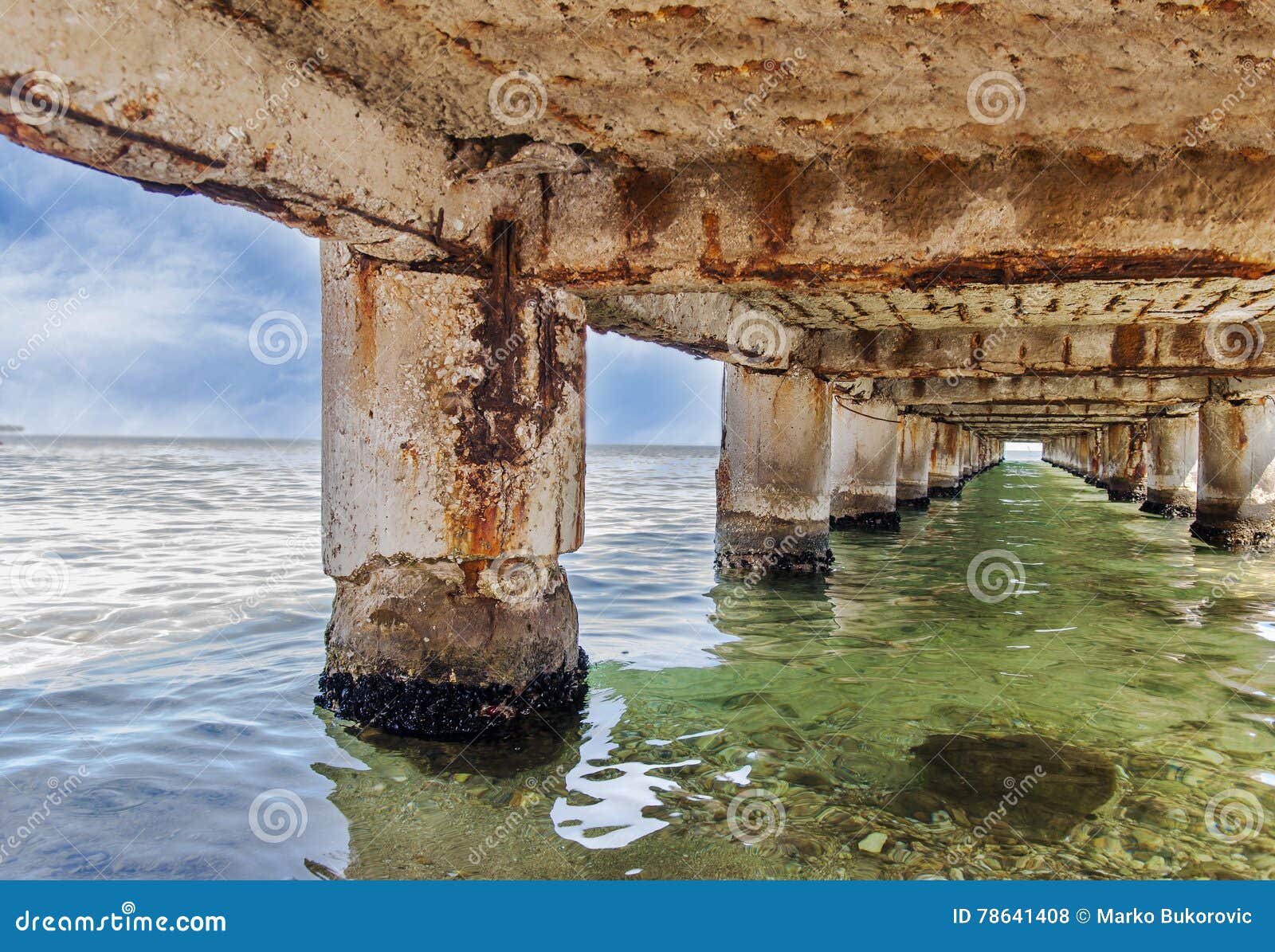 Dock Concrete Pillar Under Dock Stock Photo - Image of swimming, warm ...