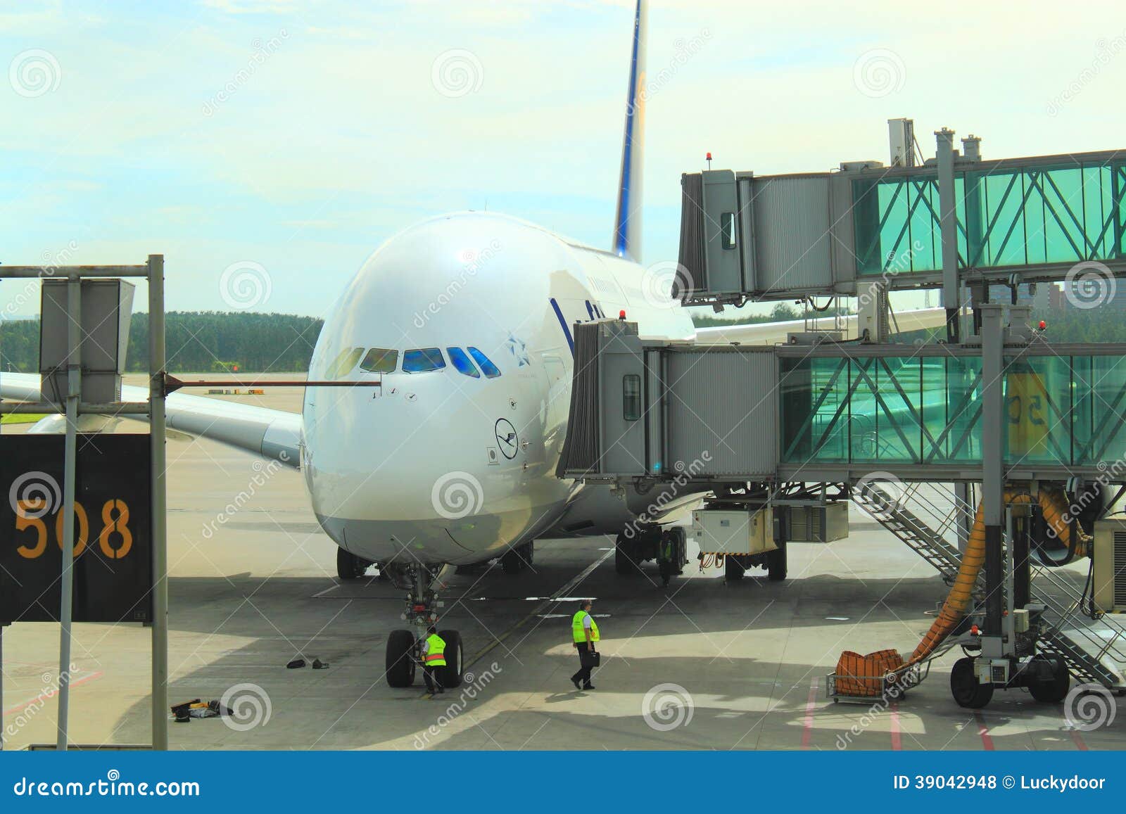 Airplane Is Unloading In Hongkong Airport Editorial Photo ...