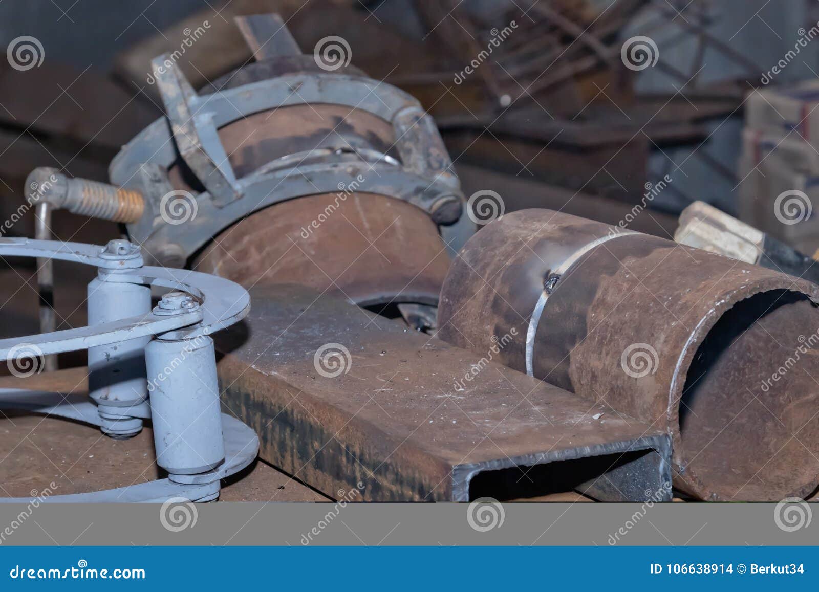 Docking Using the Centralizer and Metal Pipe Stock Photo - Image of ...