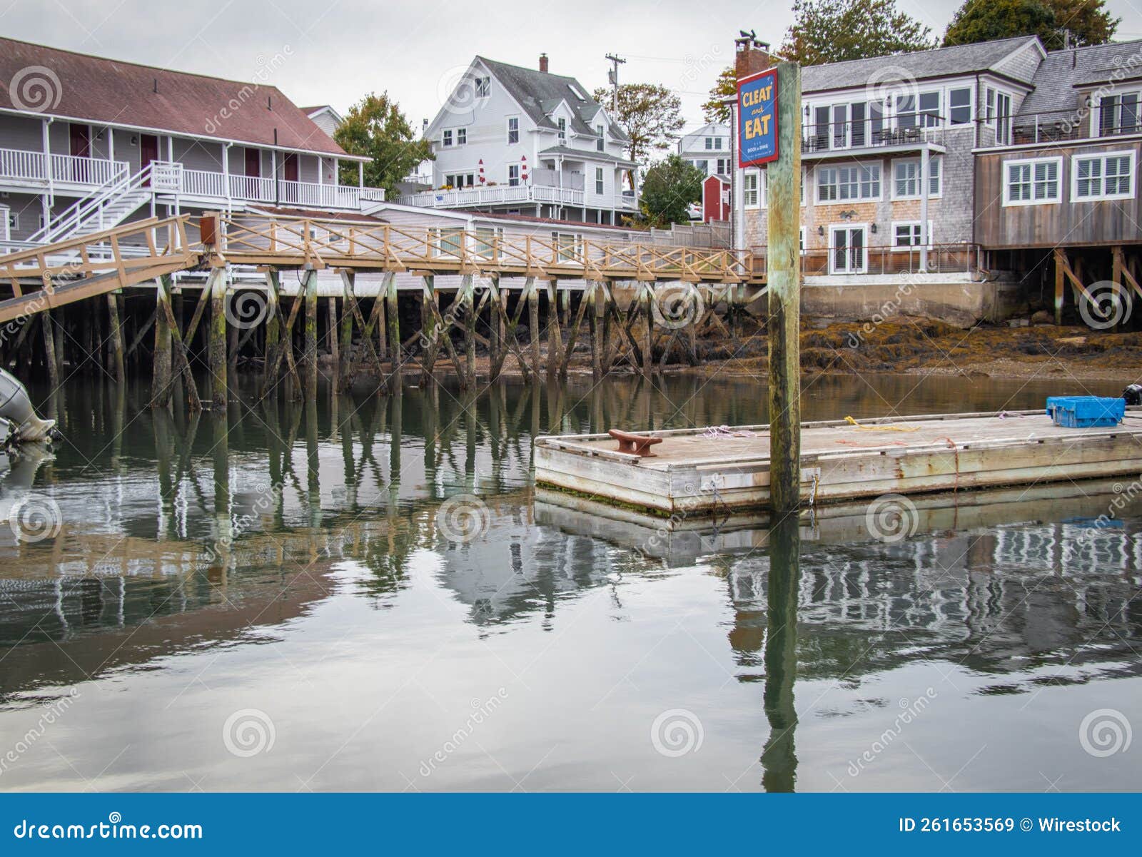 Docks Along the Main Coast Sit Empty on a Late Fall Day Editorial Stock ...