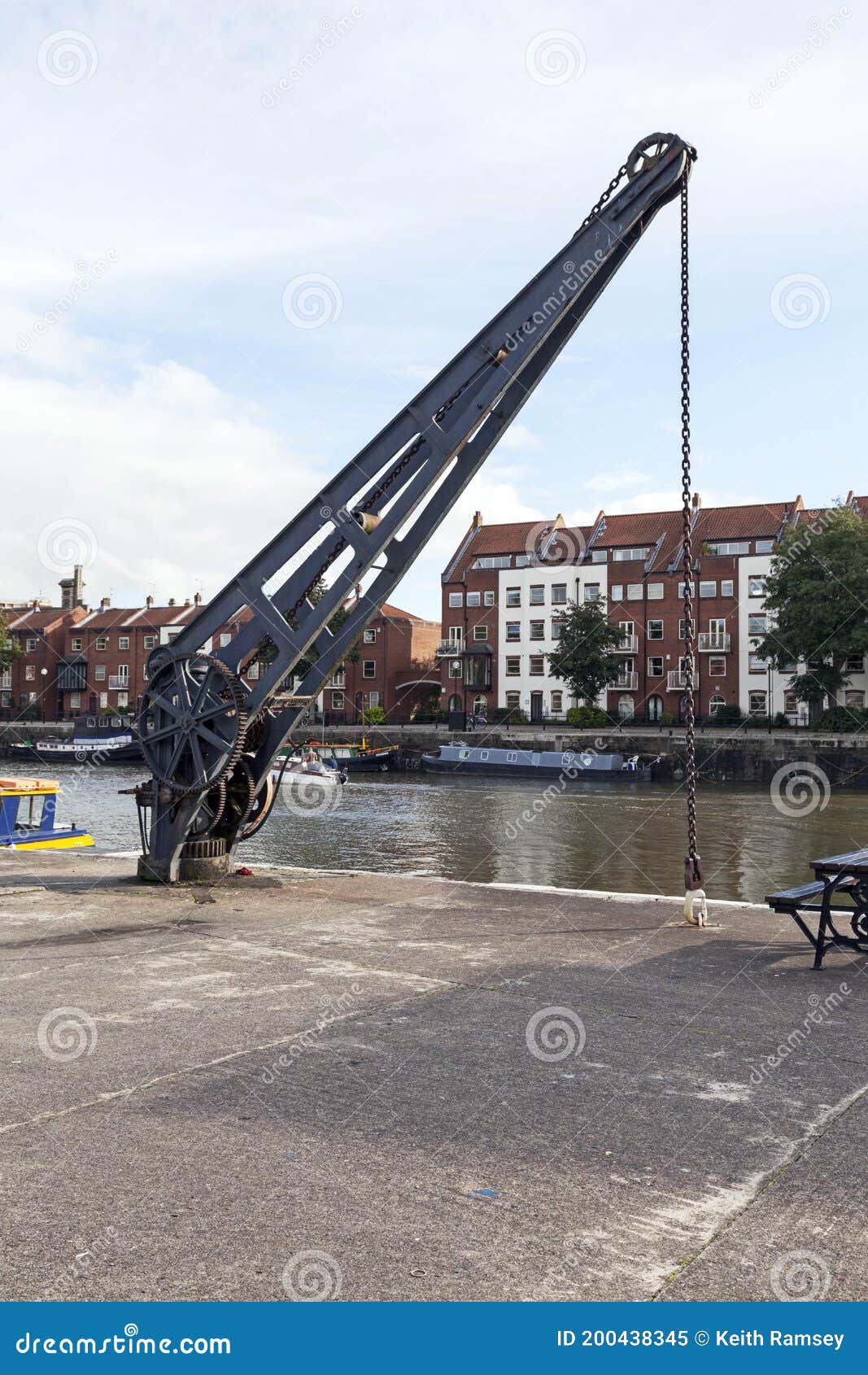Dockside Crane, Bristol, UK Editorial Image - Image of iron, archeology ...