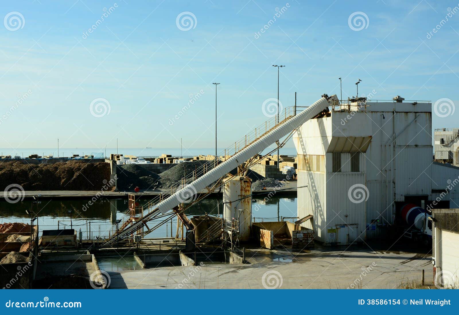 Dockside Imported Sand Grading Chute and Machinery Stock Photo - Image ...