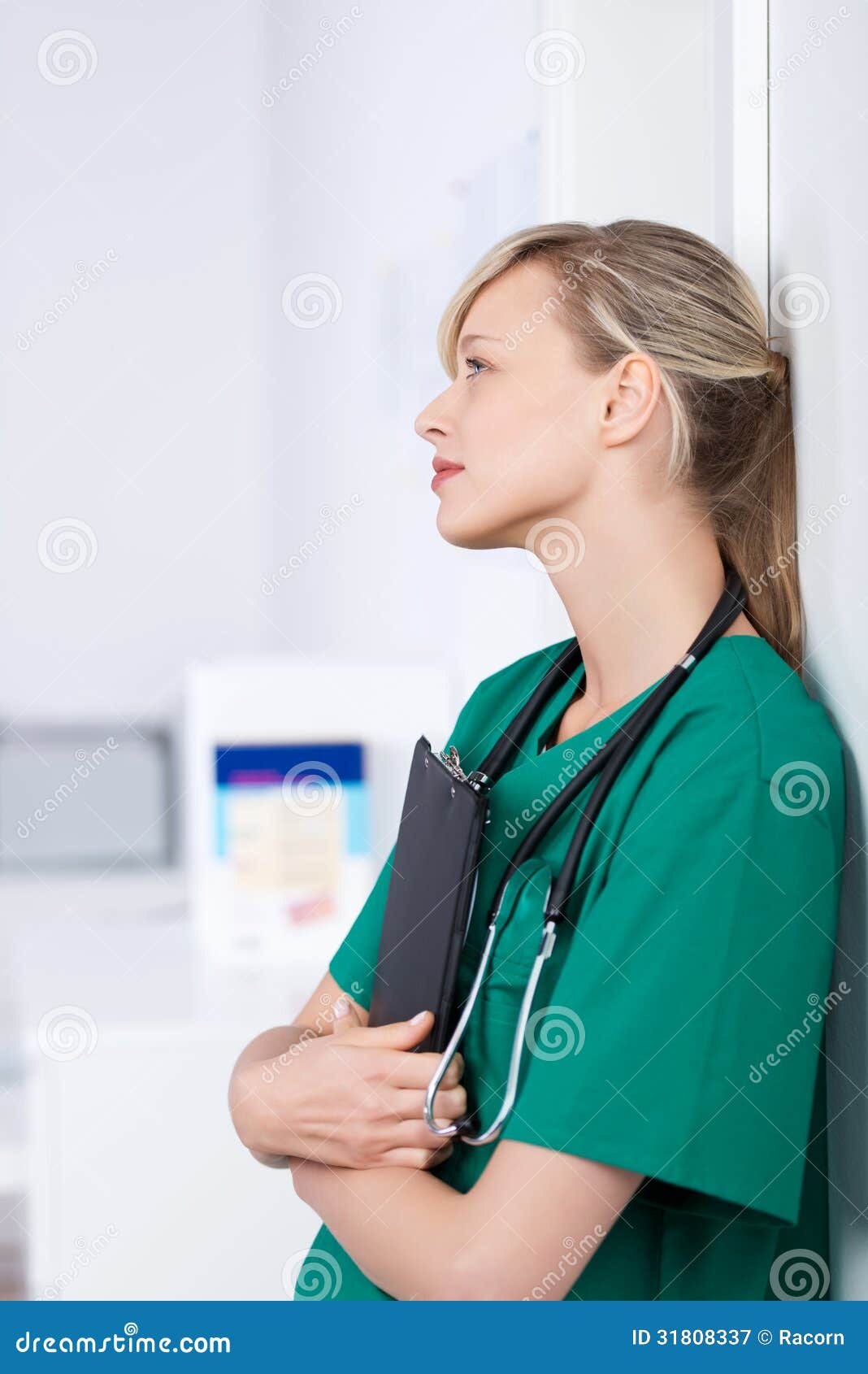 Doctor cansado imagen de archivo. Imagen de presionado - 31808337