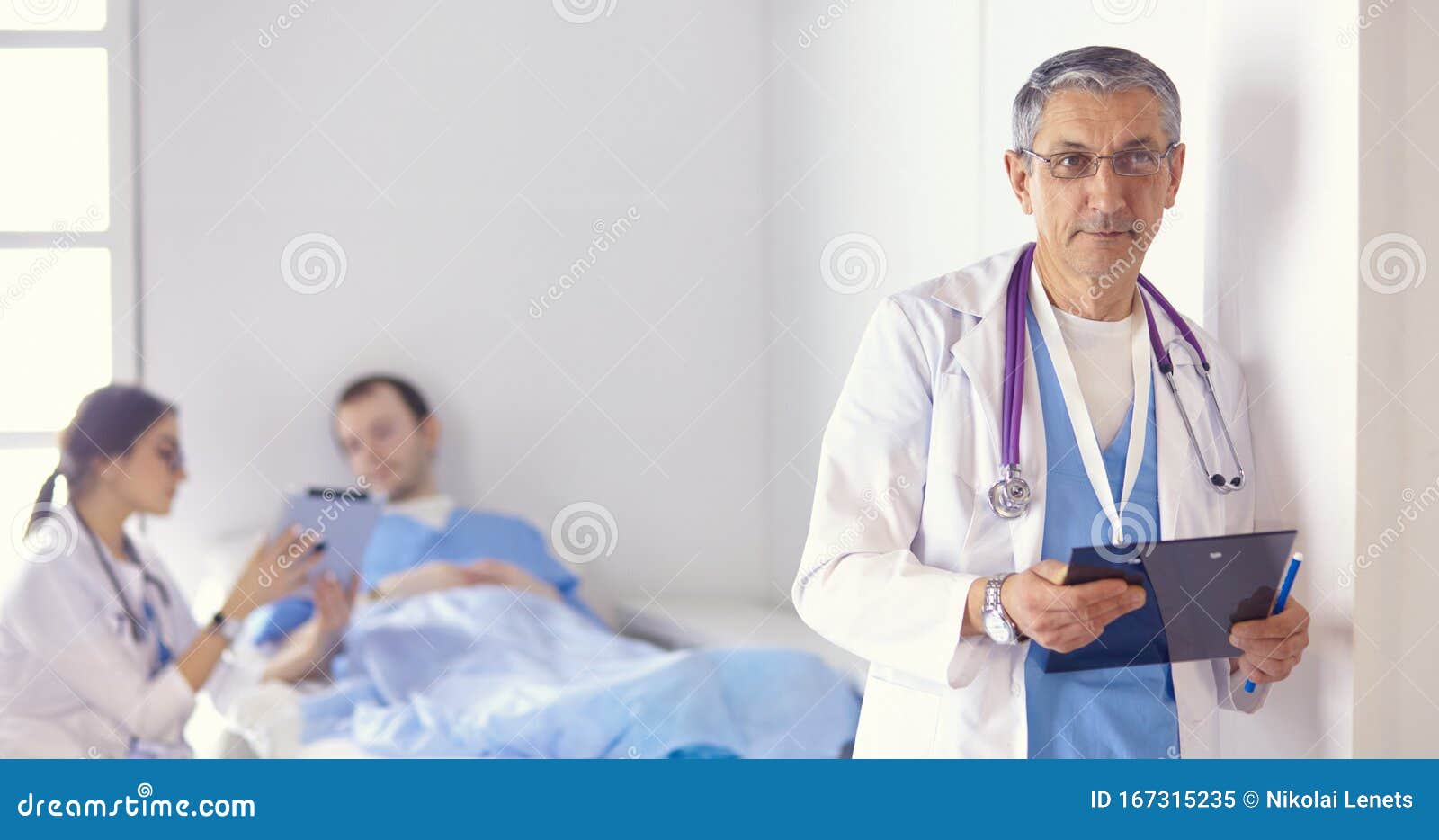 Doctor Checking Heart Beat of Patient in Bed with Stethoscope Stock ...
