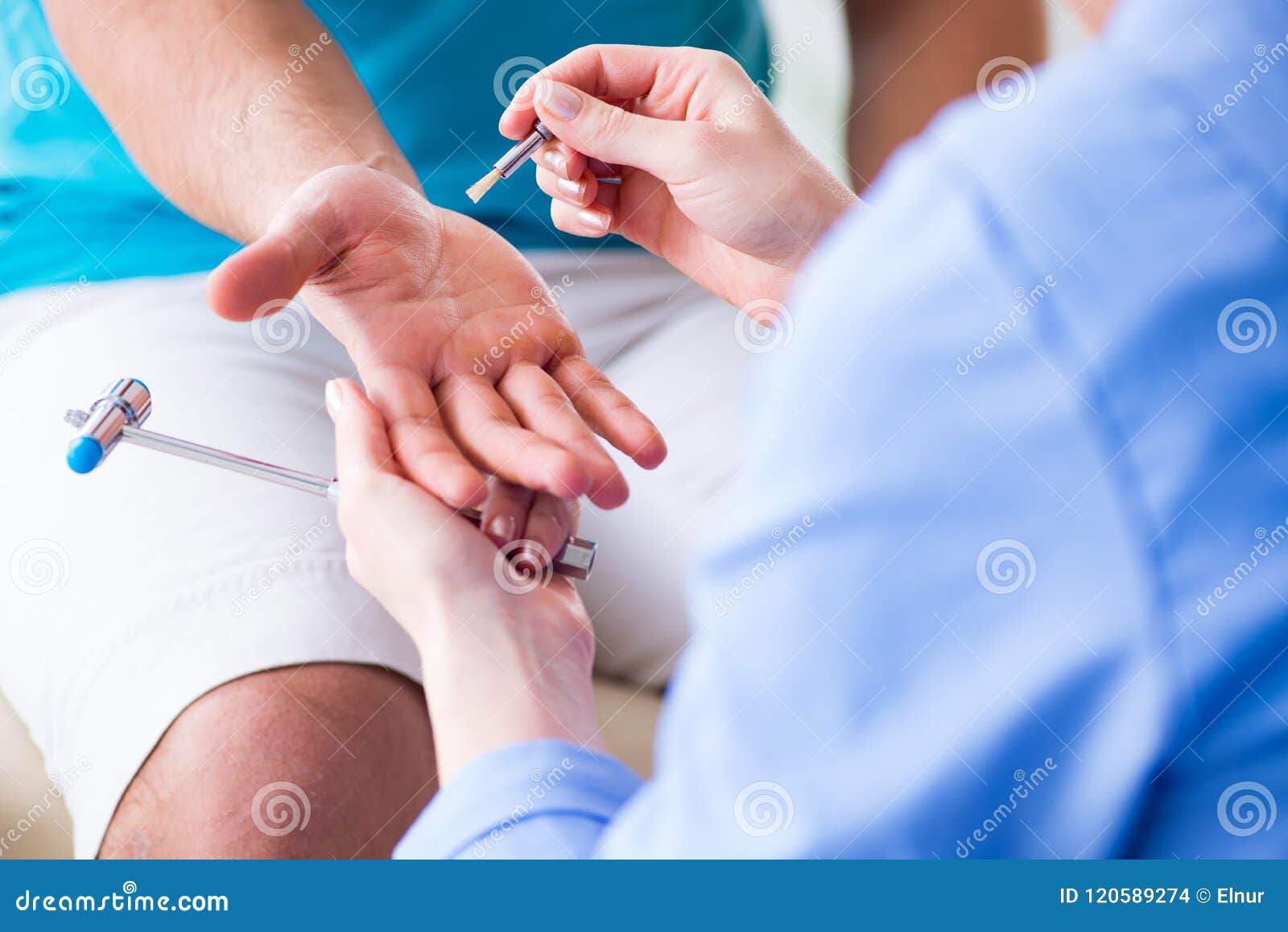 The Doctor Checking Nerve Reflexes with Hammer Stock Photo - Image of ...