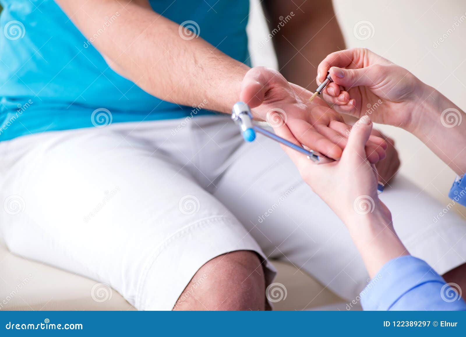 The Doctor Checking Nerve Reflexes with Hammer Stock Image - Image of ...