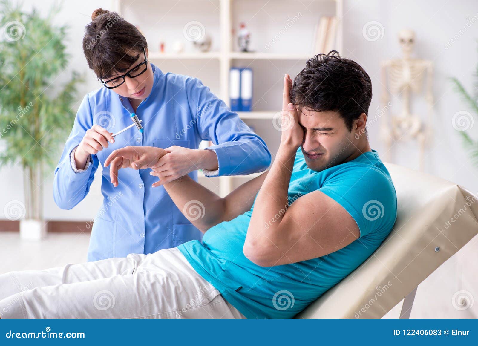 The Doctor Checking Nerve Reflexes with Hammer Stock Image - Image of ...