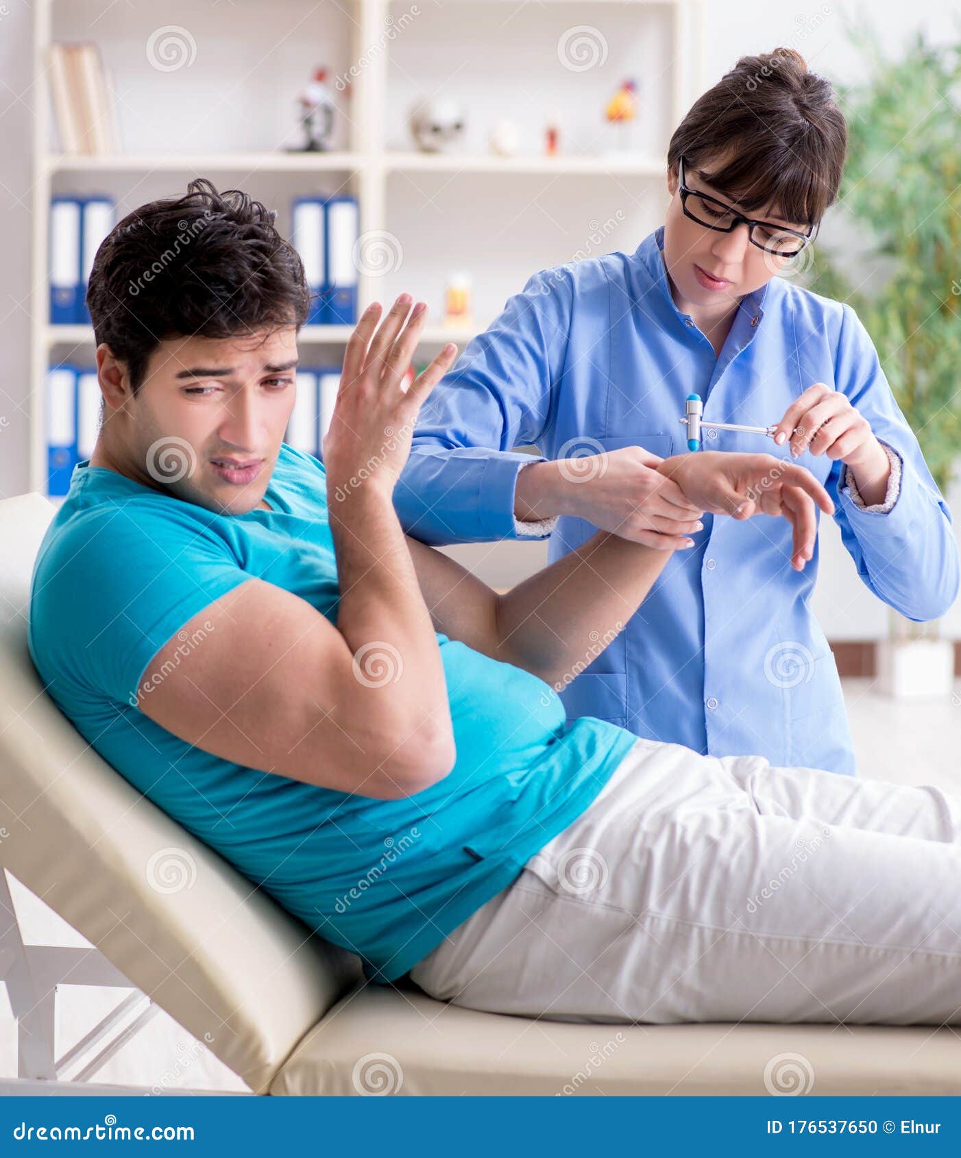 Doctor Checking Nerve Reflexes with Hammer Stock Photo - Image of ...