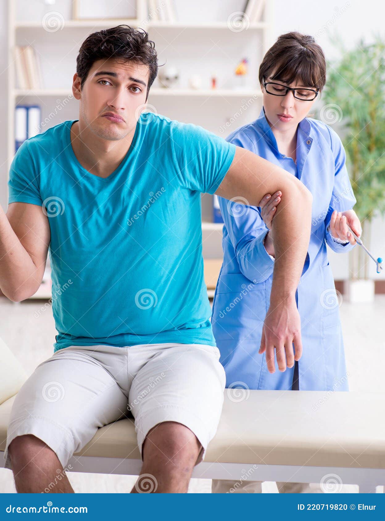 Doctor Checking Nerve Reflexes with Hammer Stock Photo - Image of ...
