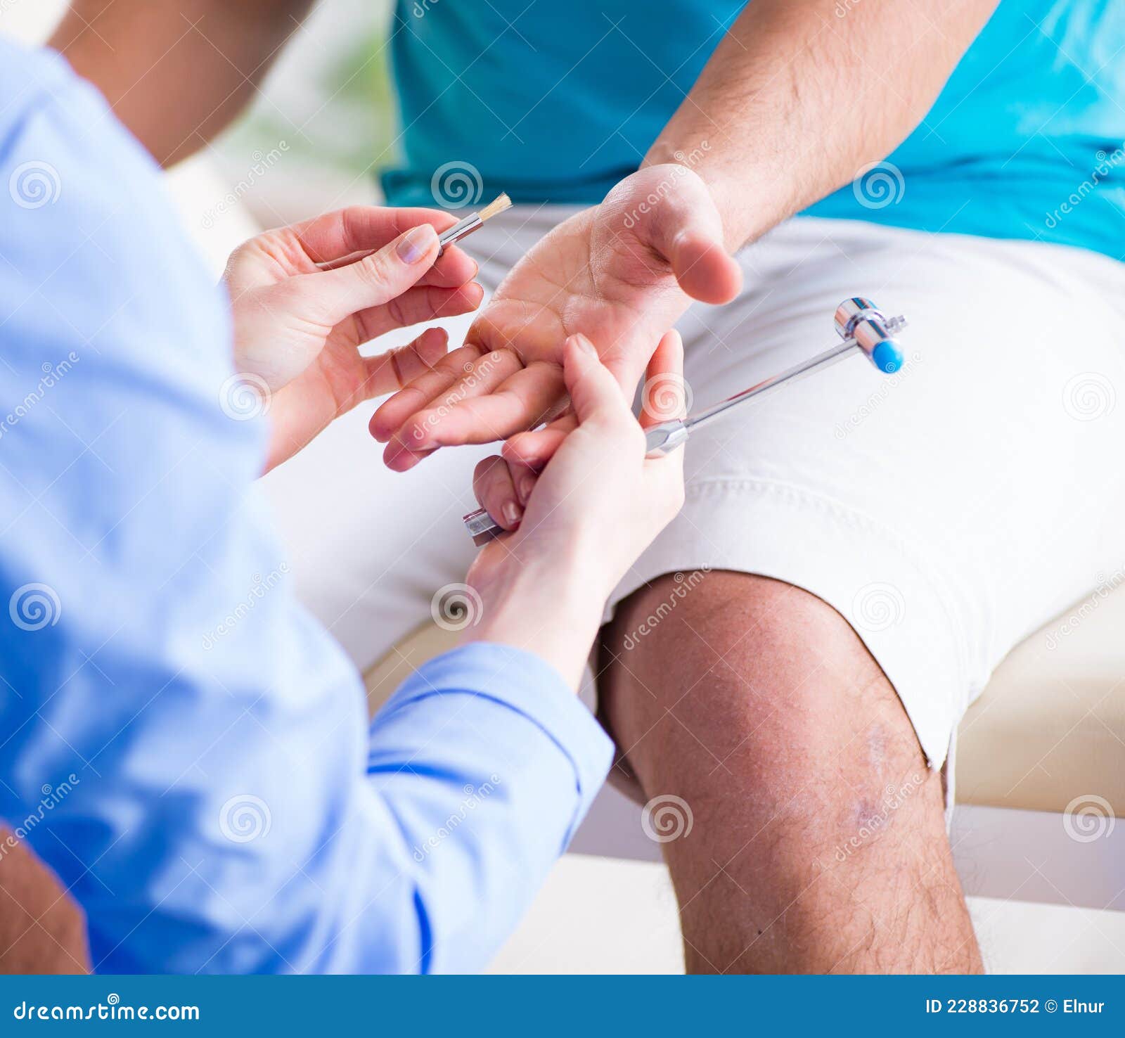 Doctor Checking Nerve Reflexes with Hammer Stock Photo - Image of ...