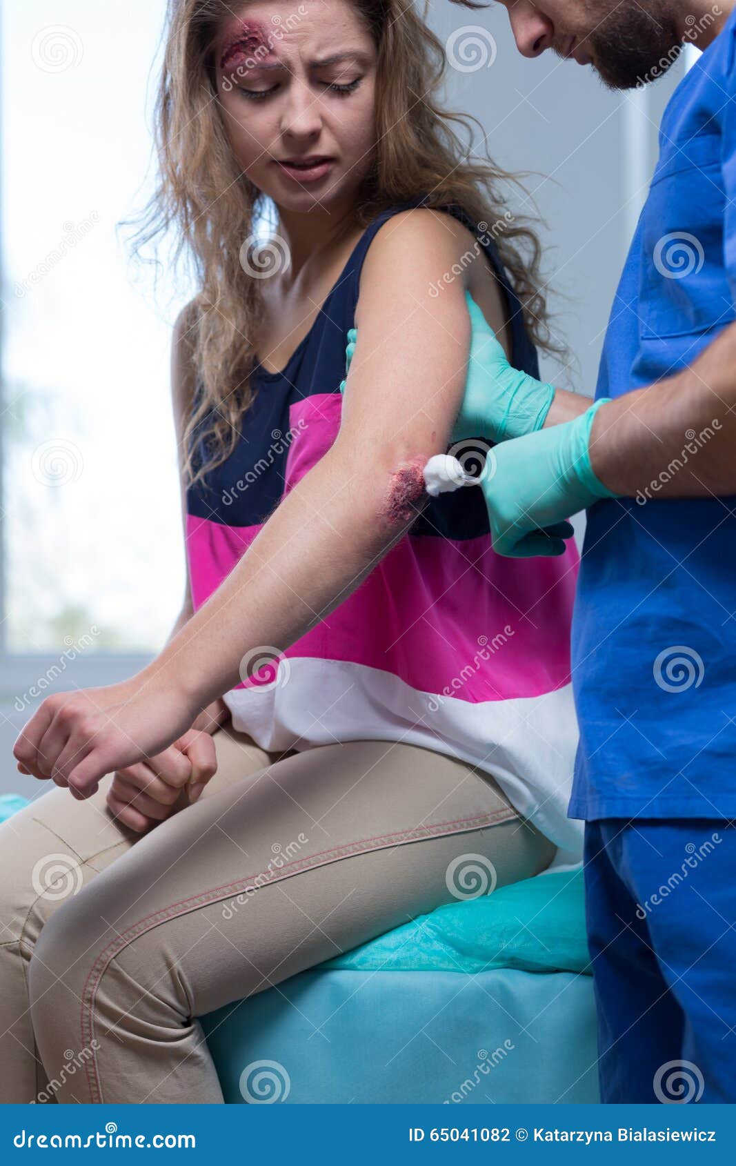 Doctor Cleaning Elbow Wound Stock Photo - Image of patient, close: 65041082