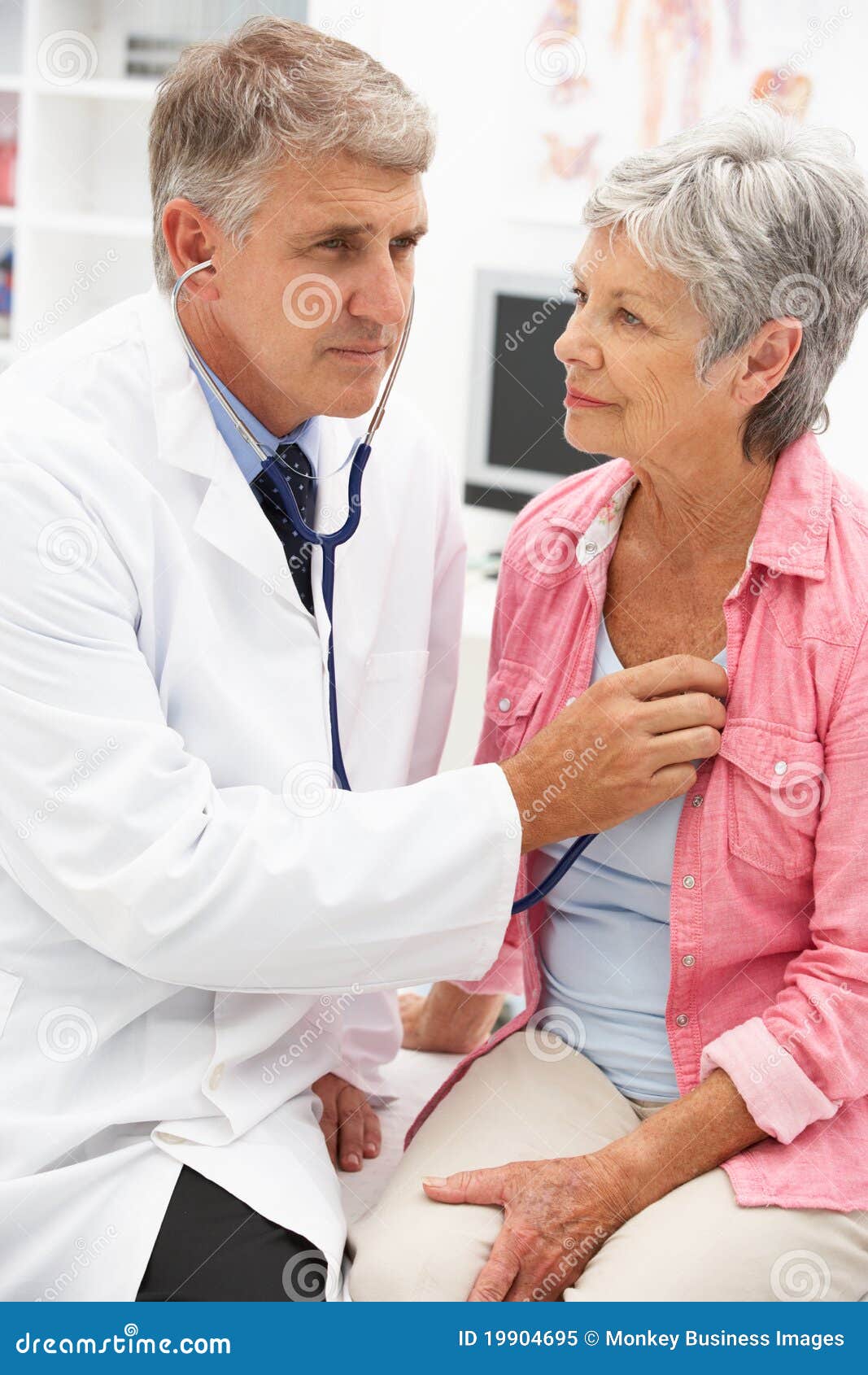 Doctor Con El Paciente Femenino Imagen de archivo - Imagen de ...