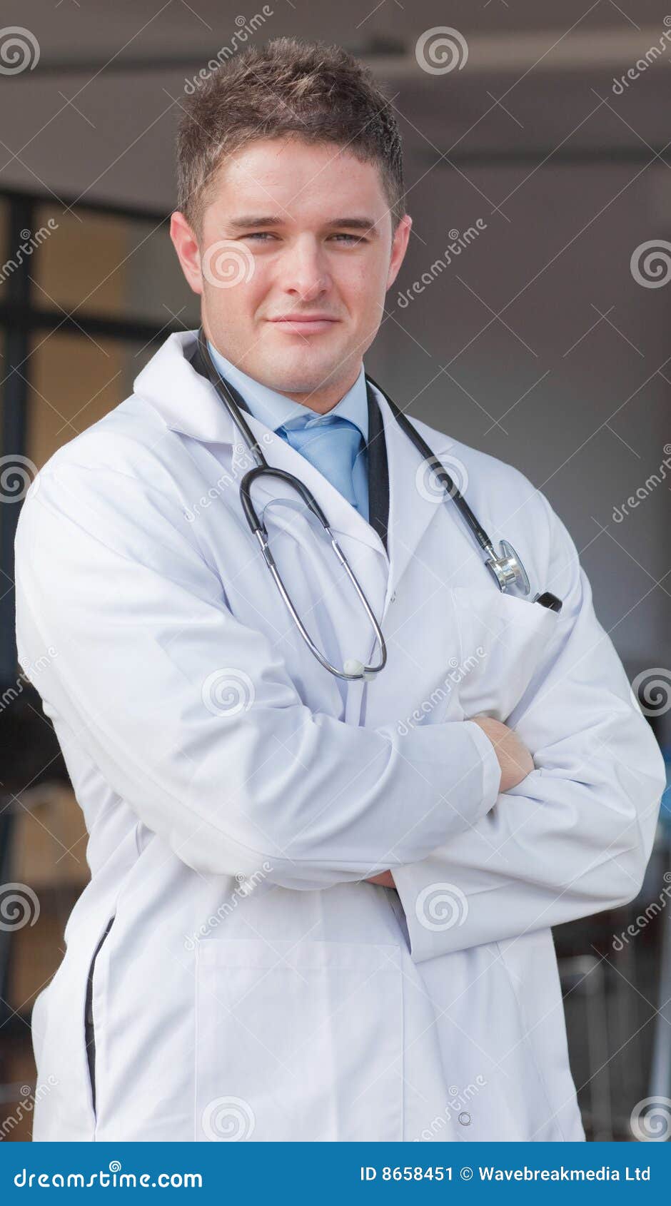 Doctor en un hospital imagen de archivo. Imagen de salud - 8658451