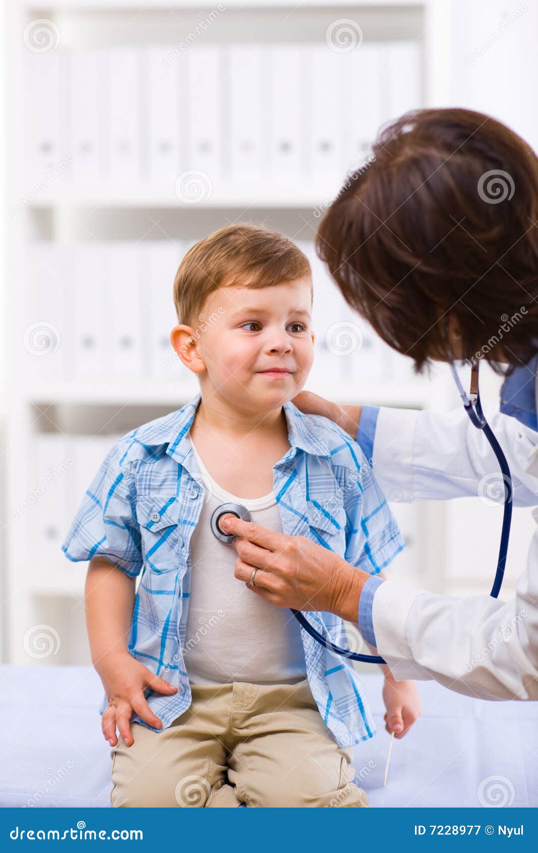 Doctor examining child stock image. Image of child, children - 7228977