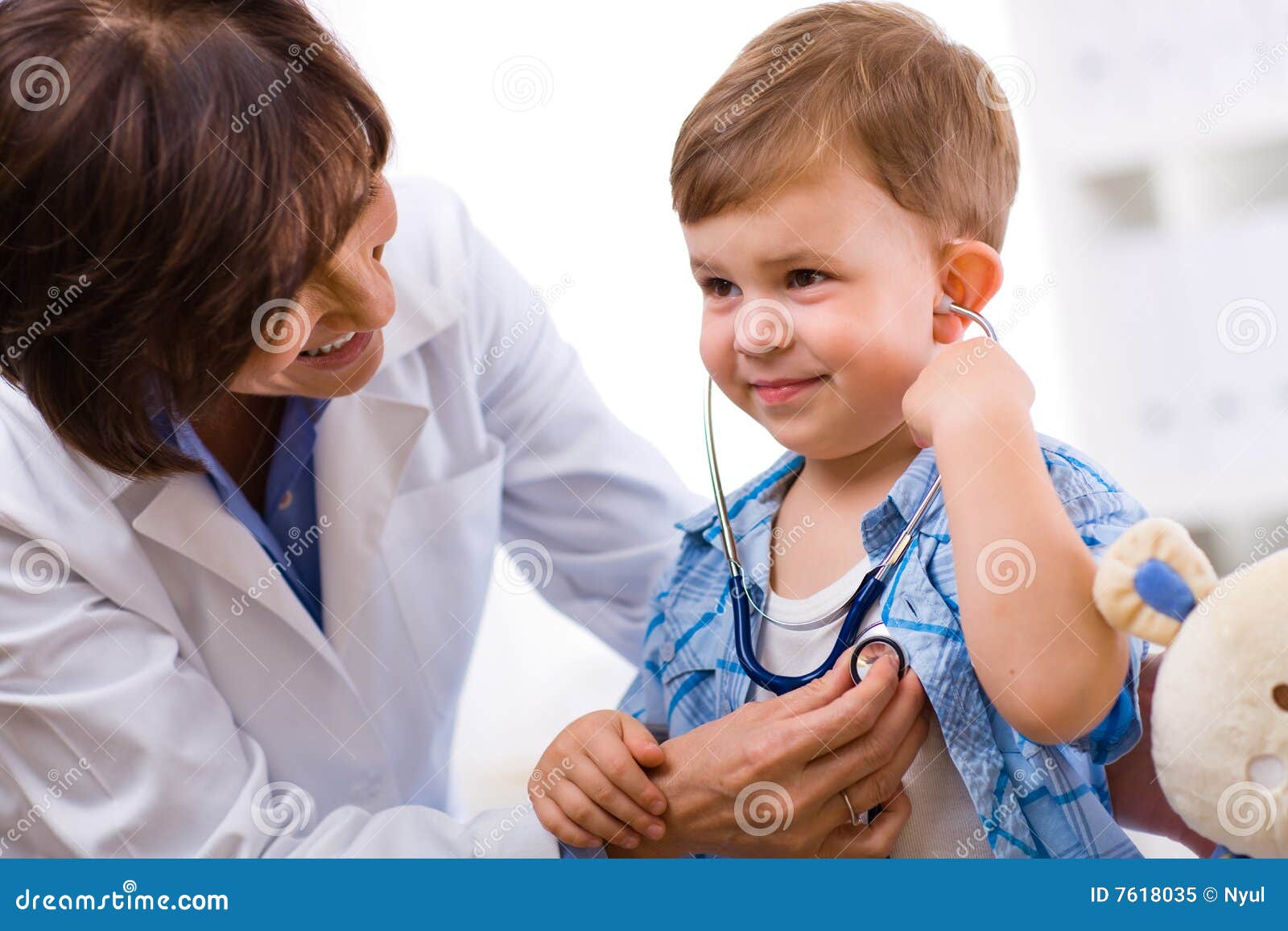 Doctor examining child stock image. Image of female, child - 7618035