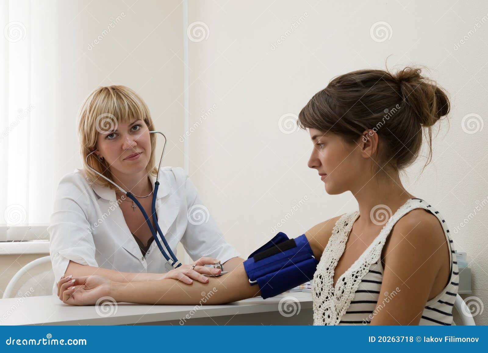 Doctor Examining the Patient Stock Photo - Image of people, doctor ...