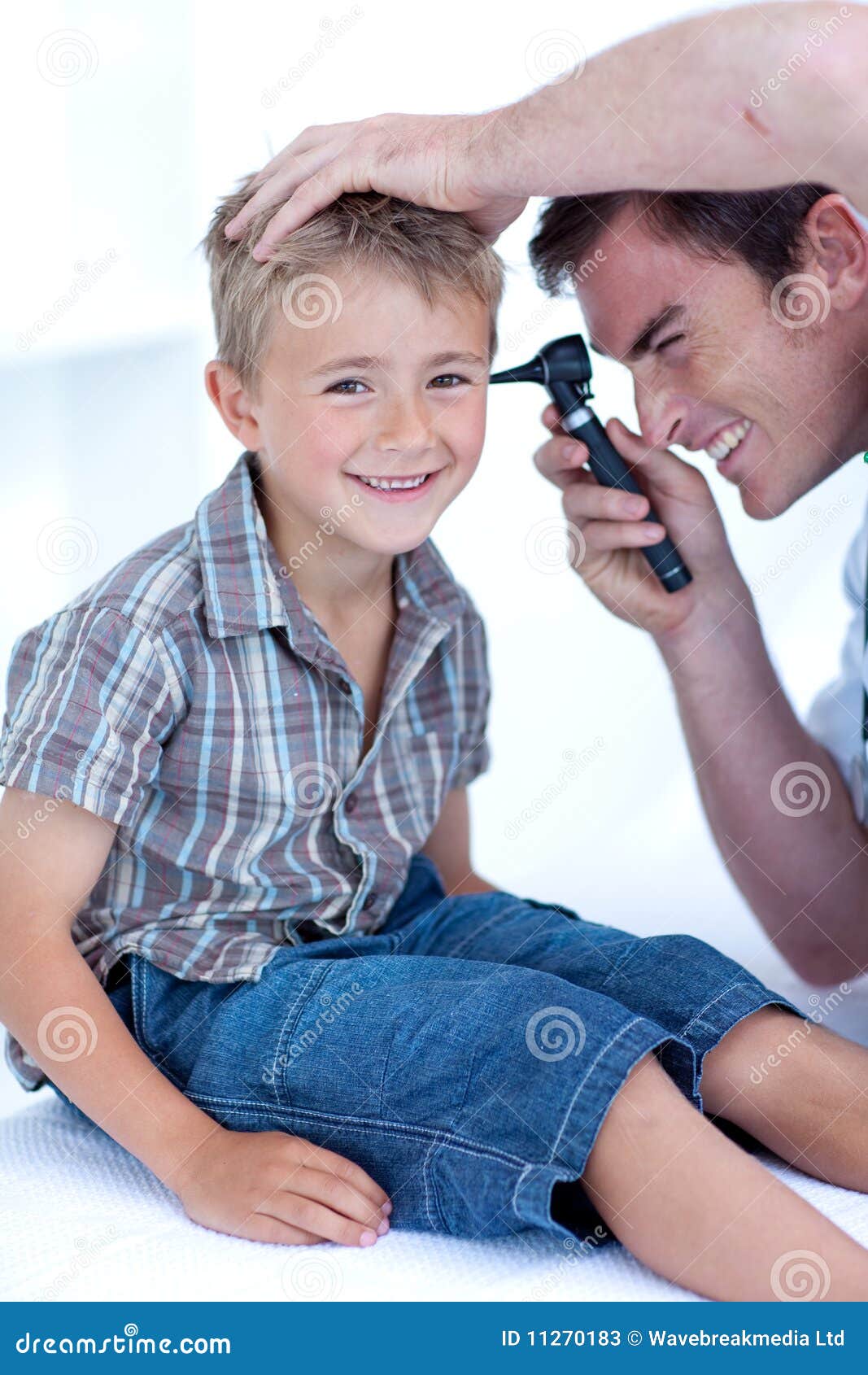 Doctor Examining a Patient S Ears Stock Image - Image of male, checkup ...