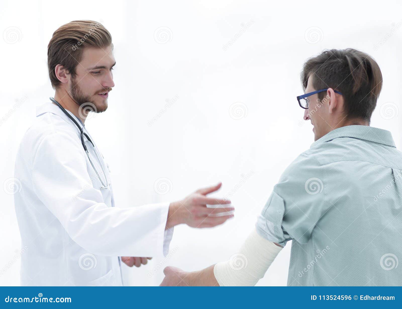 Doctor Explaining a Patient Stock Photo - Image of cure, listen: 113524596