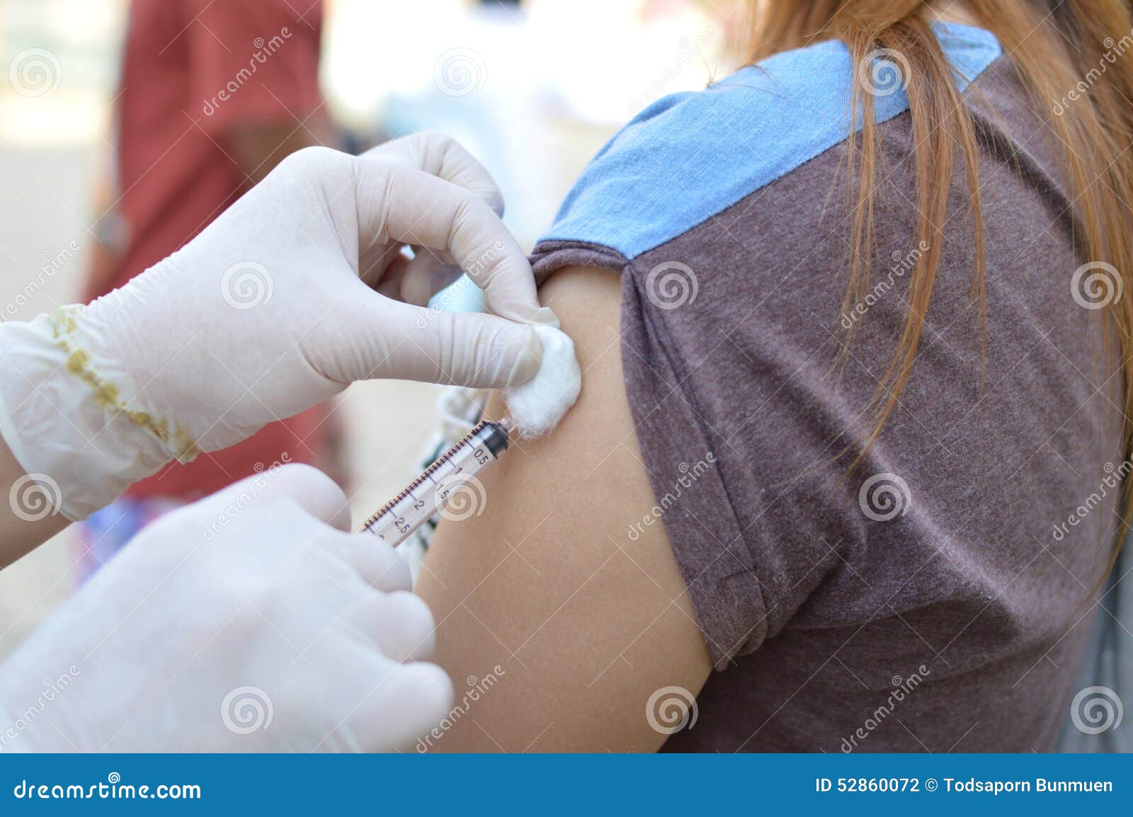 Doctor Giving an Injection To a Patient Stock Photo - Image of dose ...