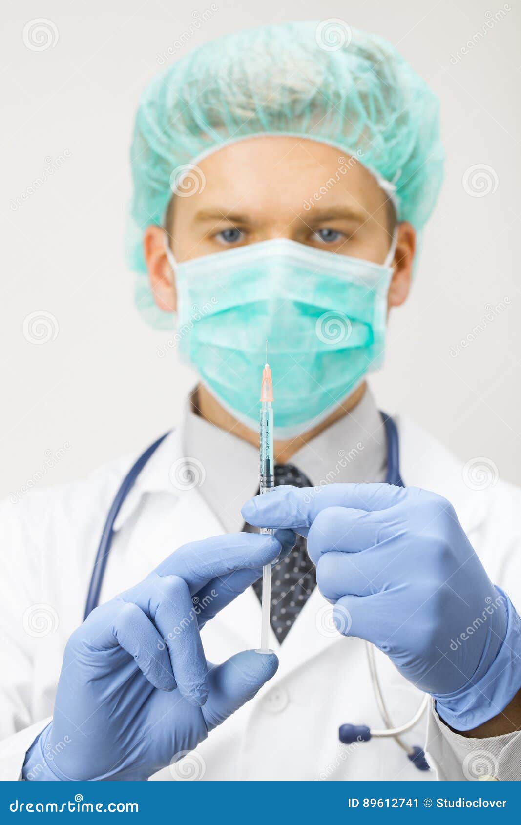 Doctor Holding Syringe and Ready To Make Injection Stock Image - Image ...