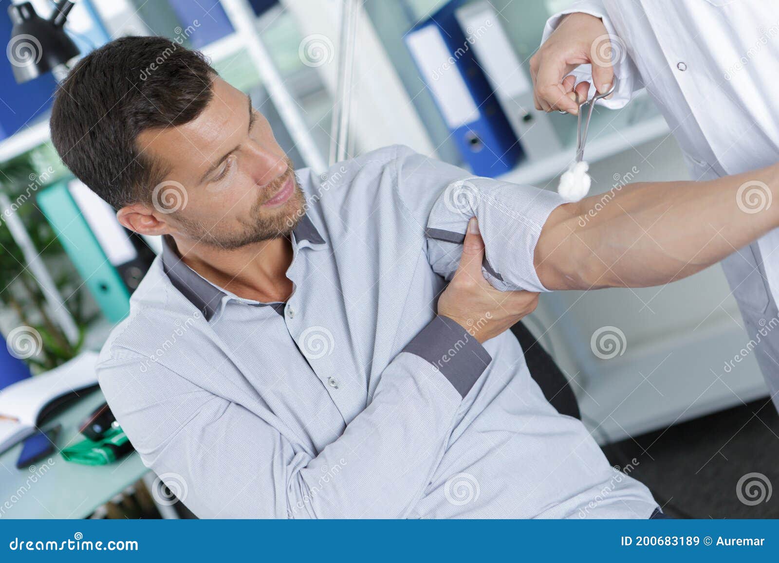Doctor Injecting Patient in Clinic Stock Image - Image of diagnostic ...
