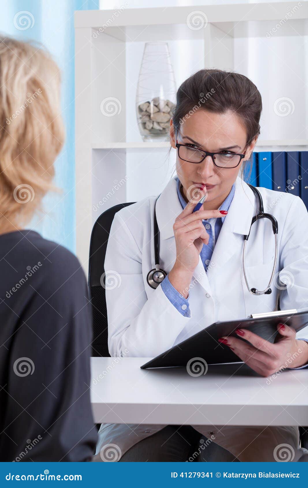 Doctor Listening To a Patient Stock Image - Image of medical, examine ...